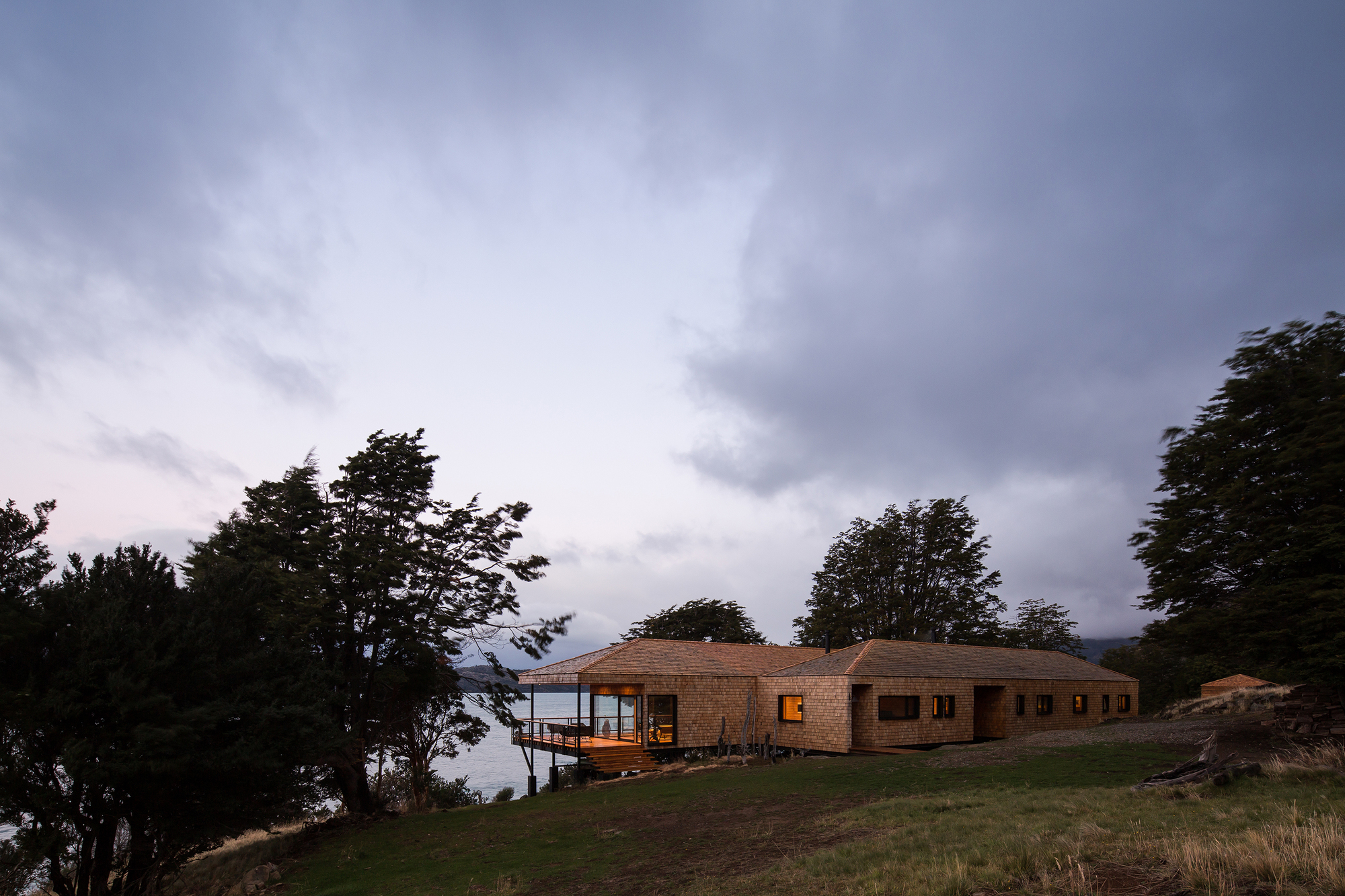 Gallery of Hats House / SAA arquitectura + territorio - 12