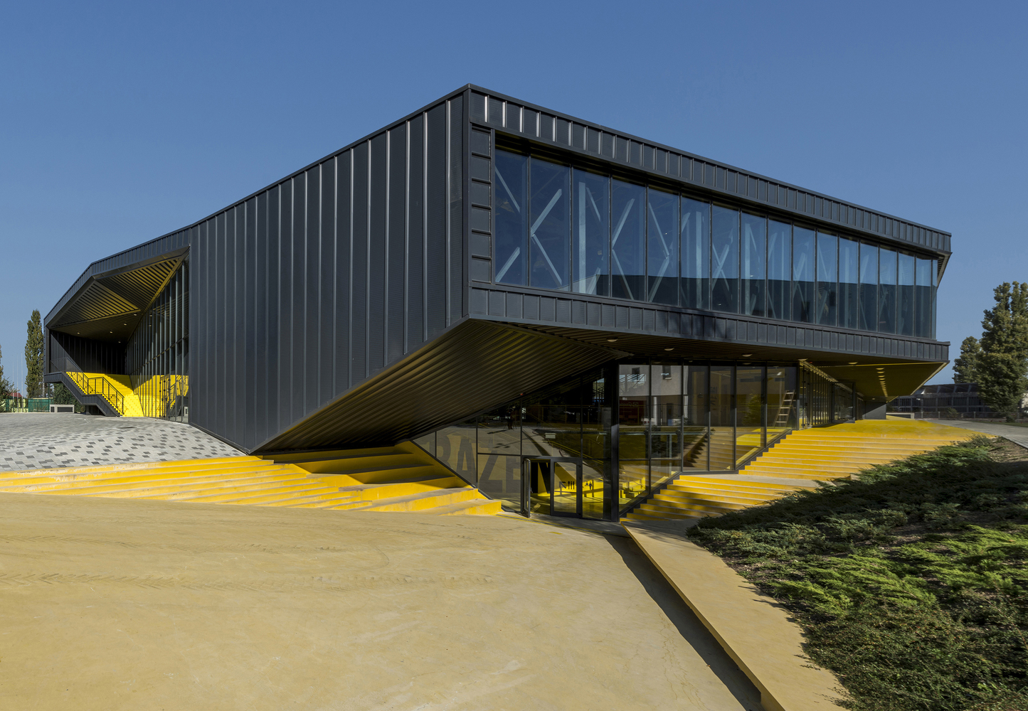 Gallery of Swimming Pool Vukovar / Turato Architects - 16