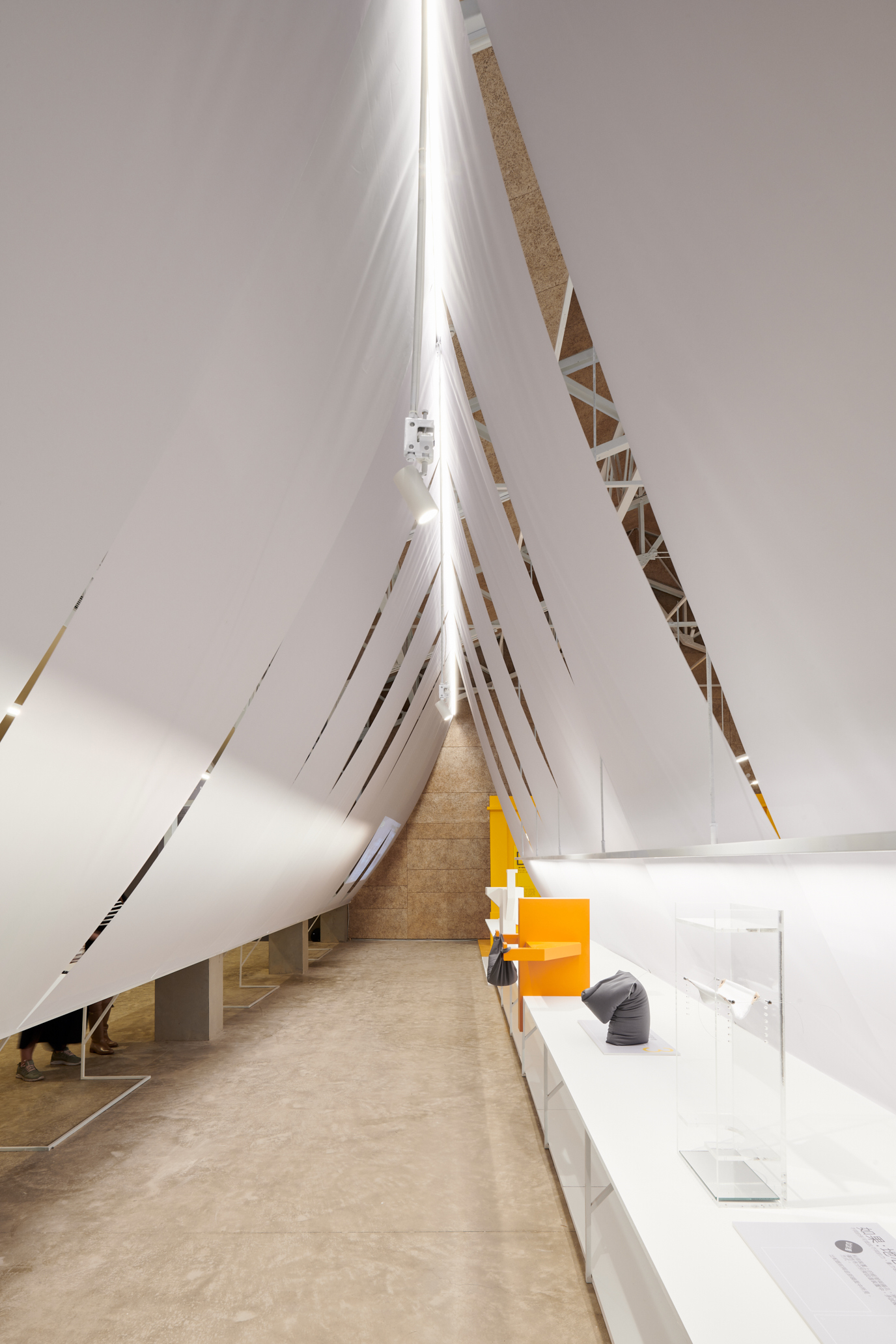 Gallery of Paper Roof Exhibition Space / B+P Architects - 27