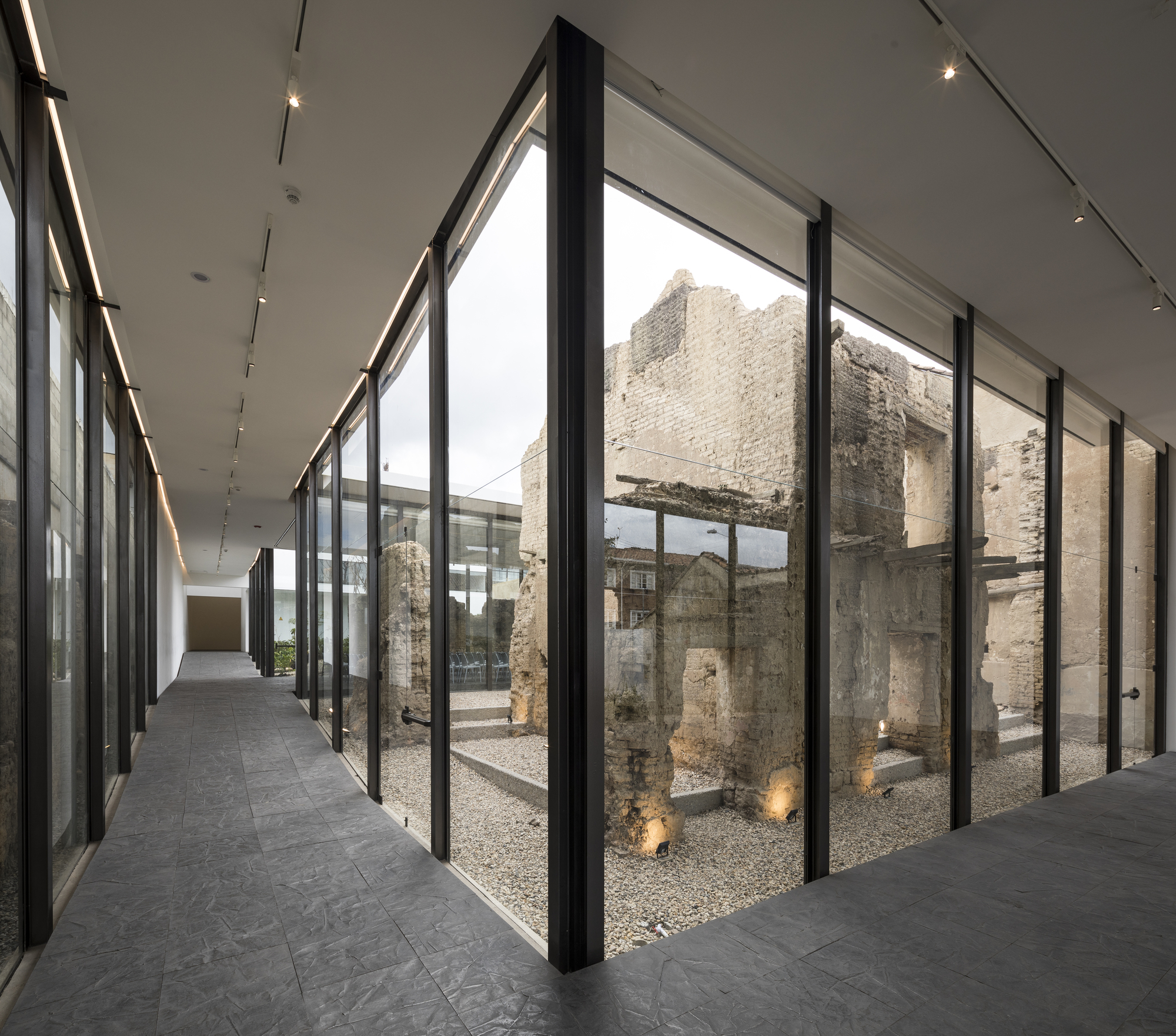 Gallery of Fragments – Counter Monument / Granada Garcés Arquitectos - 7