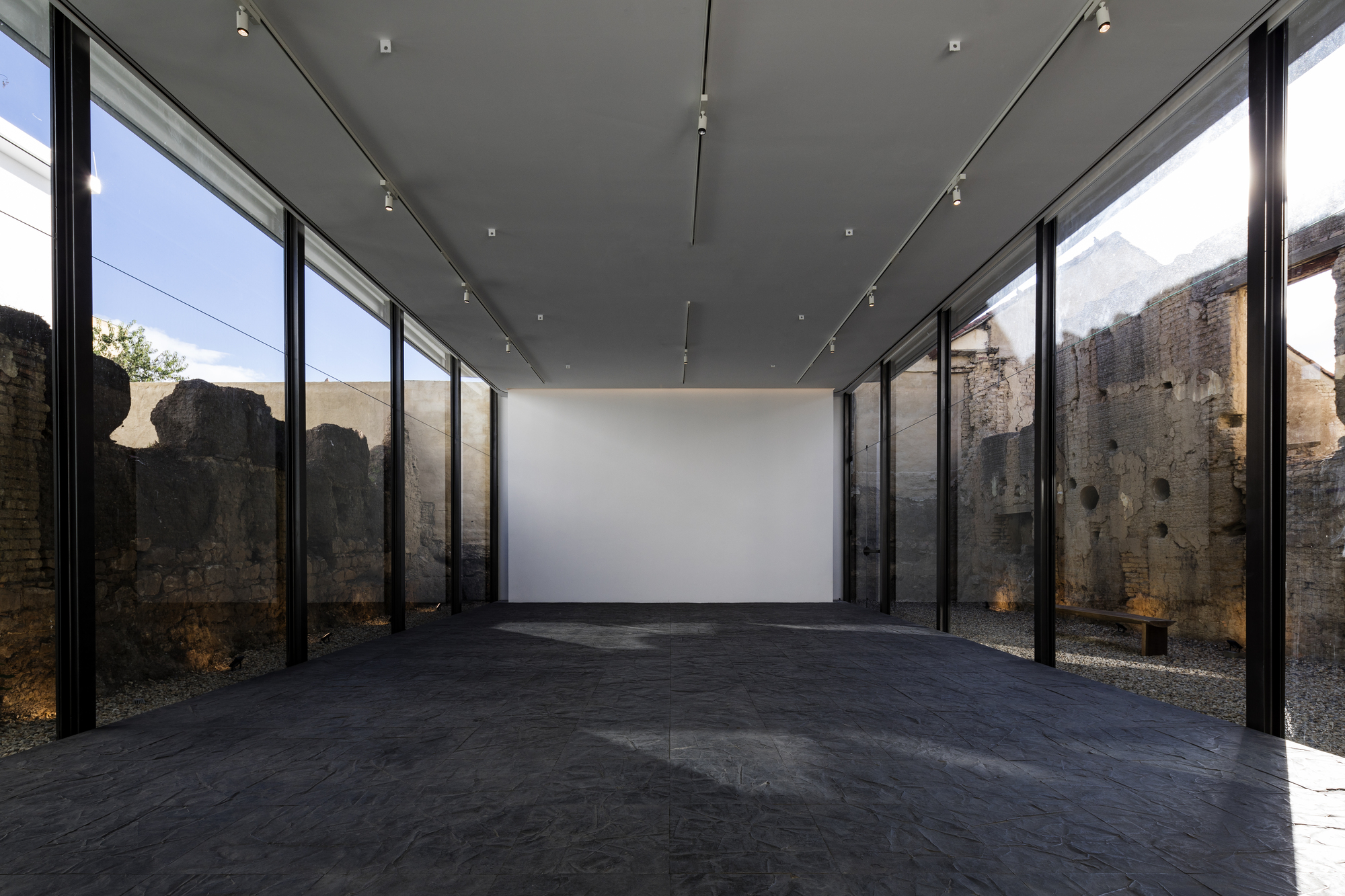 Gallery of Fragments – Counter Monument / Granada Garcés Arquitectos - 13