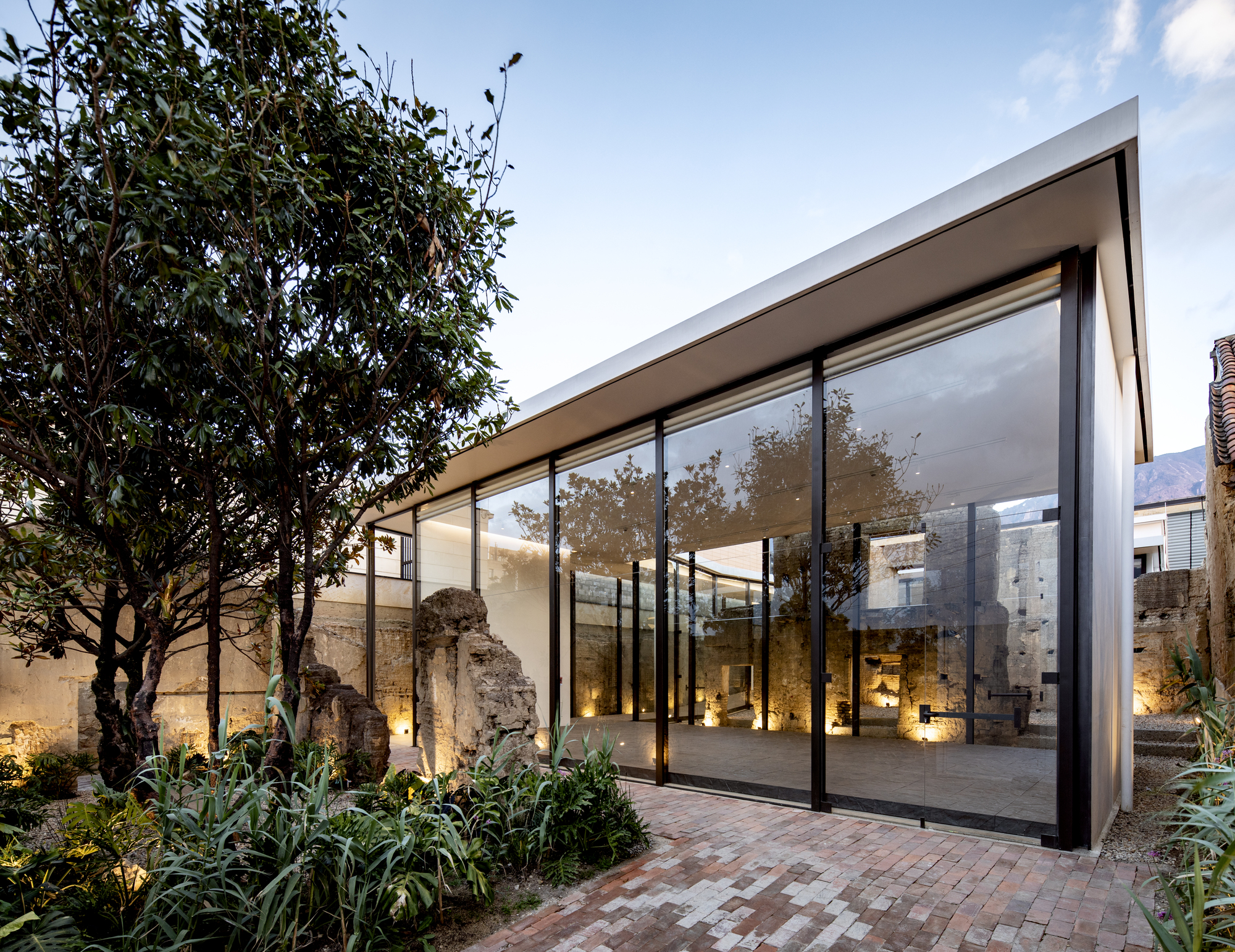 Gallery of Fragments – Counter Monument / Granada Garcés Arquitectos - 10