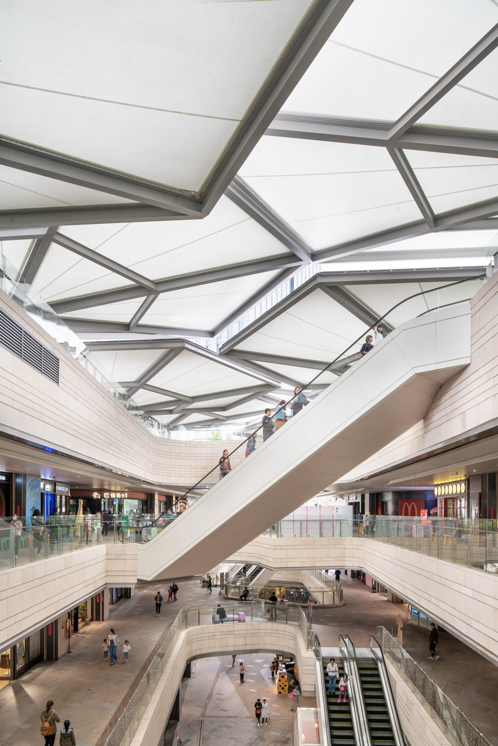 Gallery of Longcheng Plaza Wankeli Roof Sunshade Design / Ingame - 5