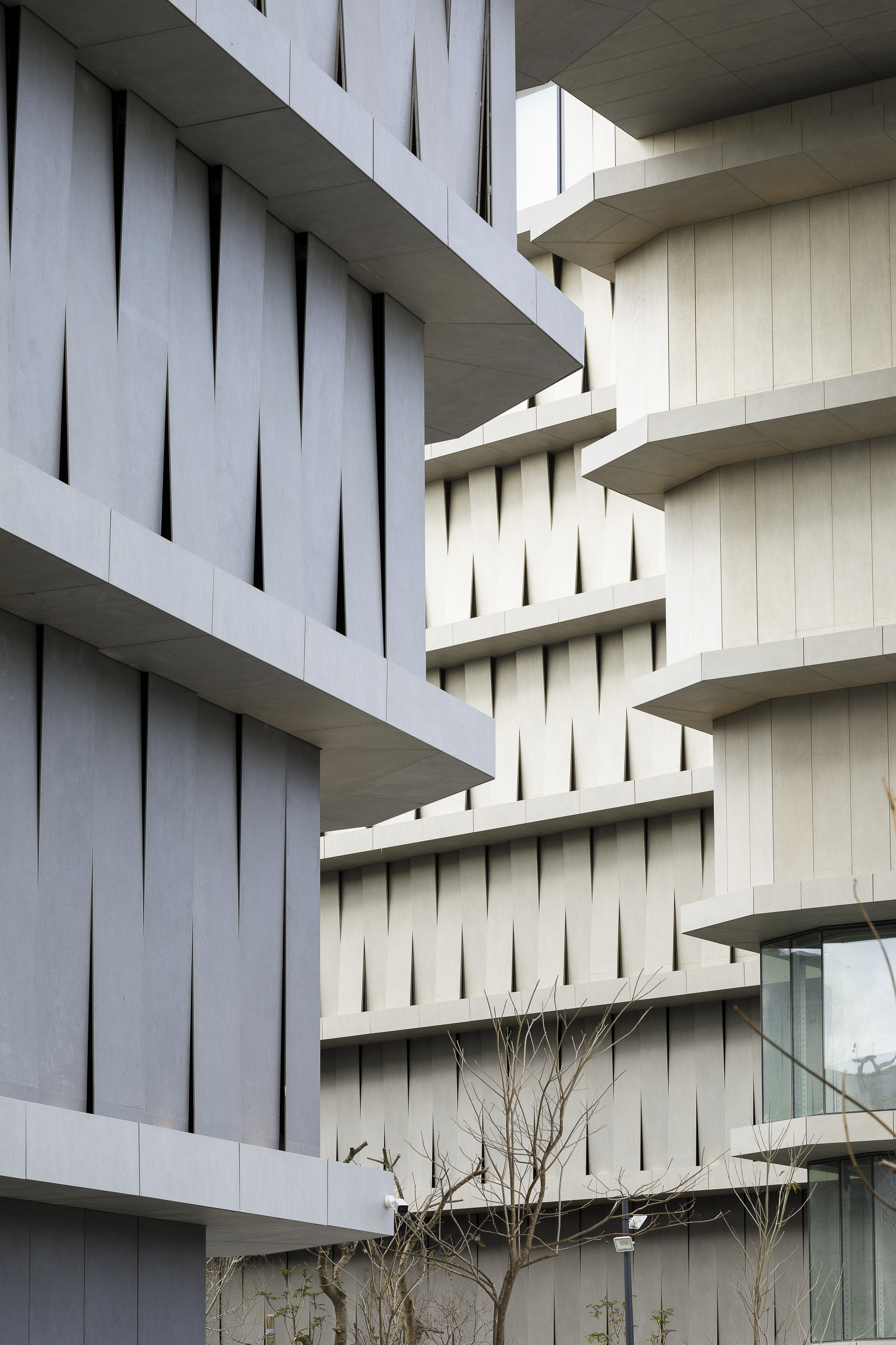 Gallery of ToHA Office Development / Ron Arad Architects - 36