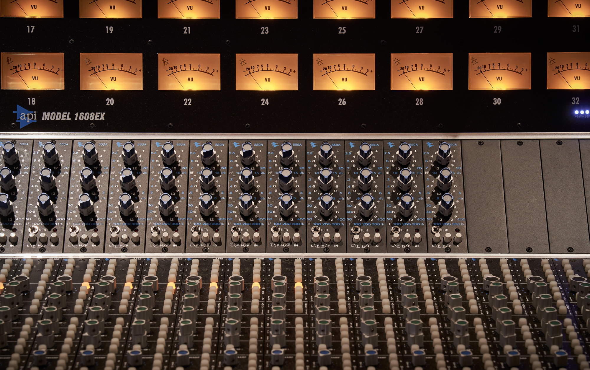 Galería de Departamento Lights Up / LCGA Design - 50