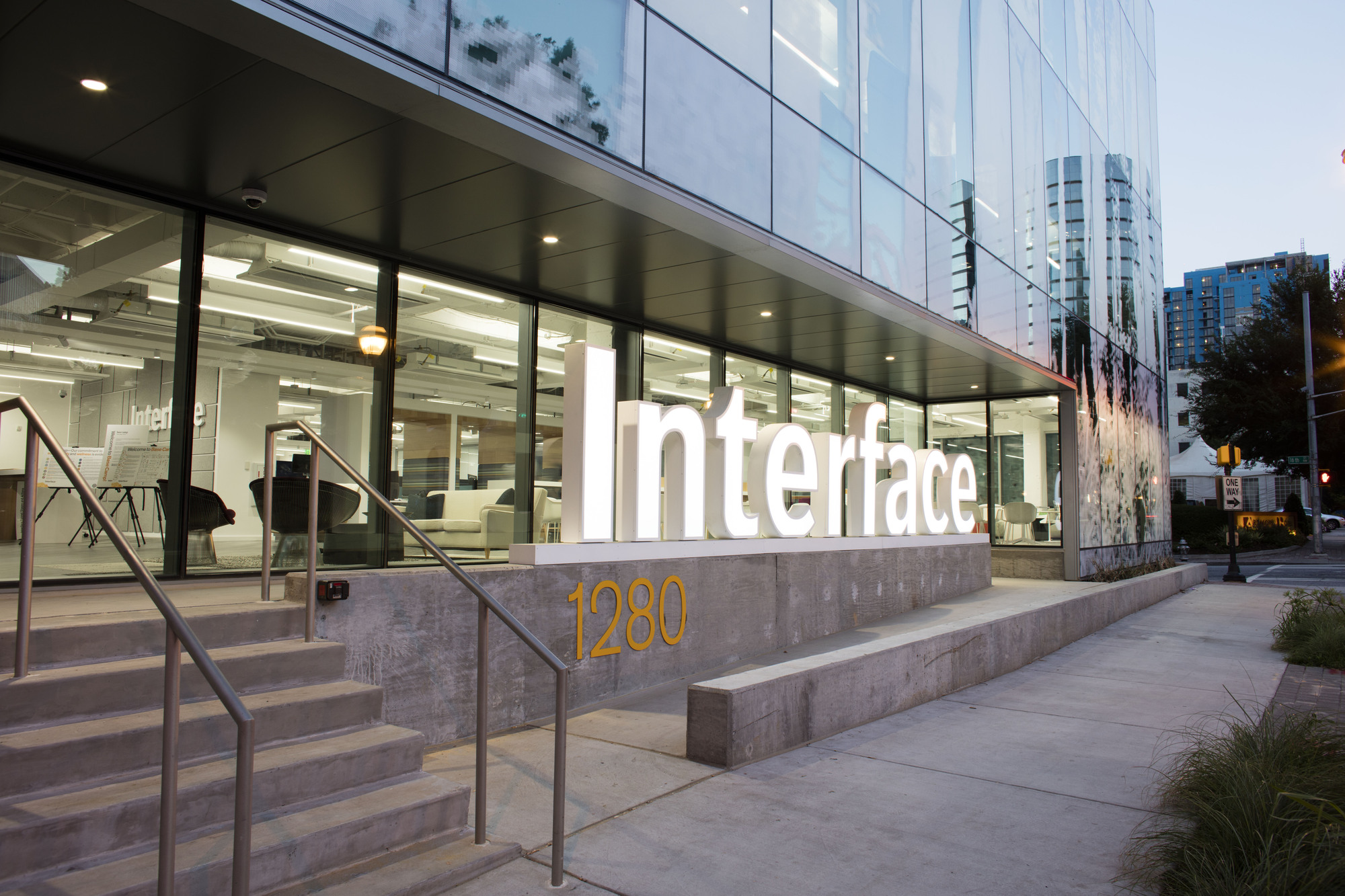 Gallery of Interface Headquarters / Perkins and Will - 7