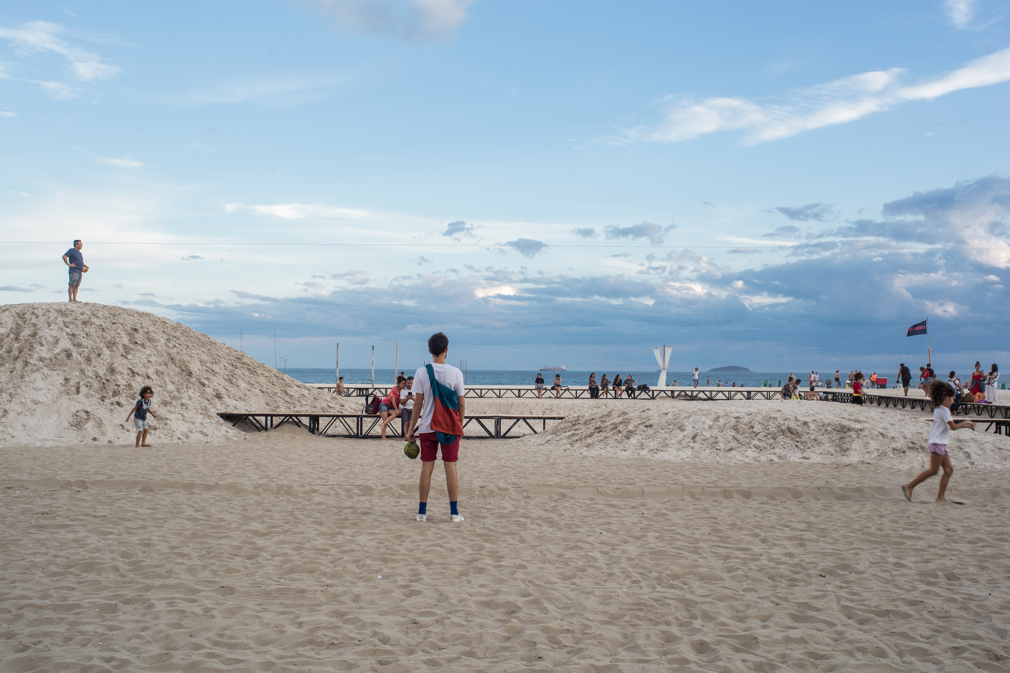 Galería de Instalación "La playa y el Tiempo" / gru.a - 16