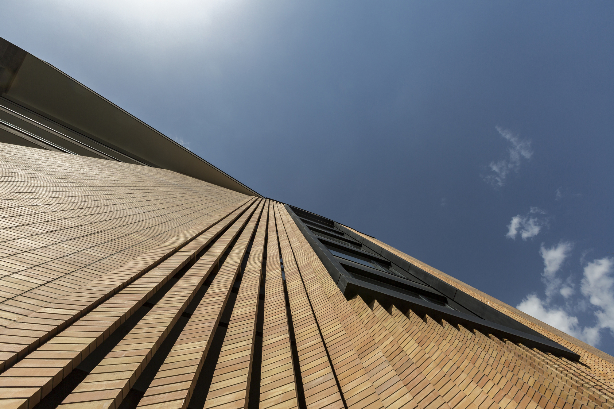 Gallery of Saba Office Building / 7Hoor Architecture Studio + SBAD ...