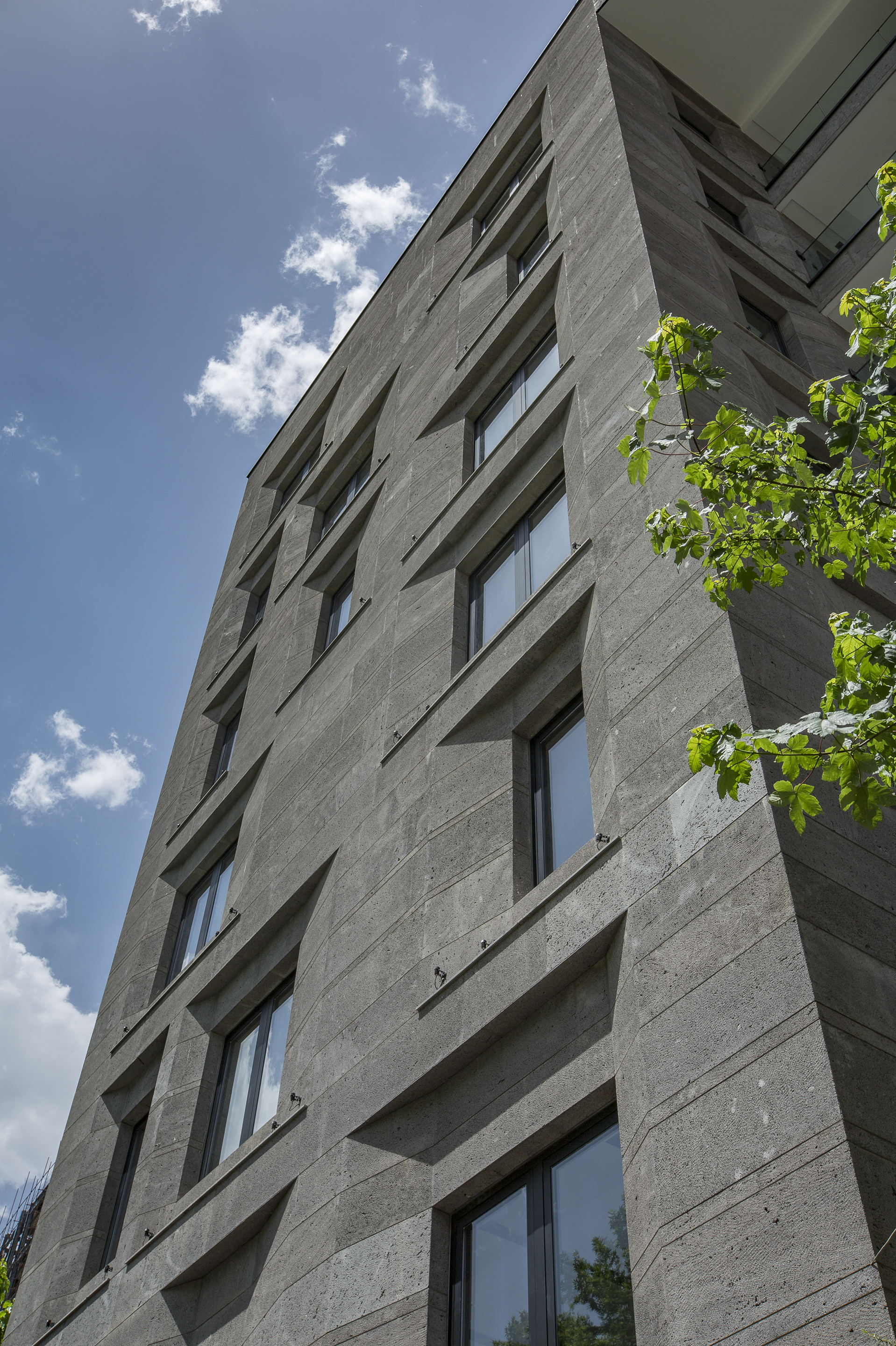 Gallery of Saba Office Building / 7Hoor Architecture Studio + SBAD ...