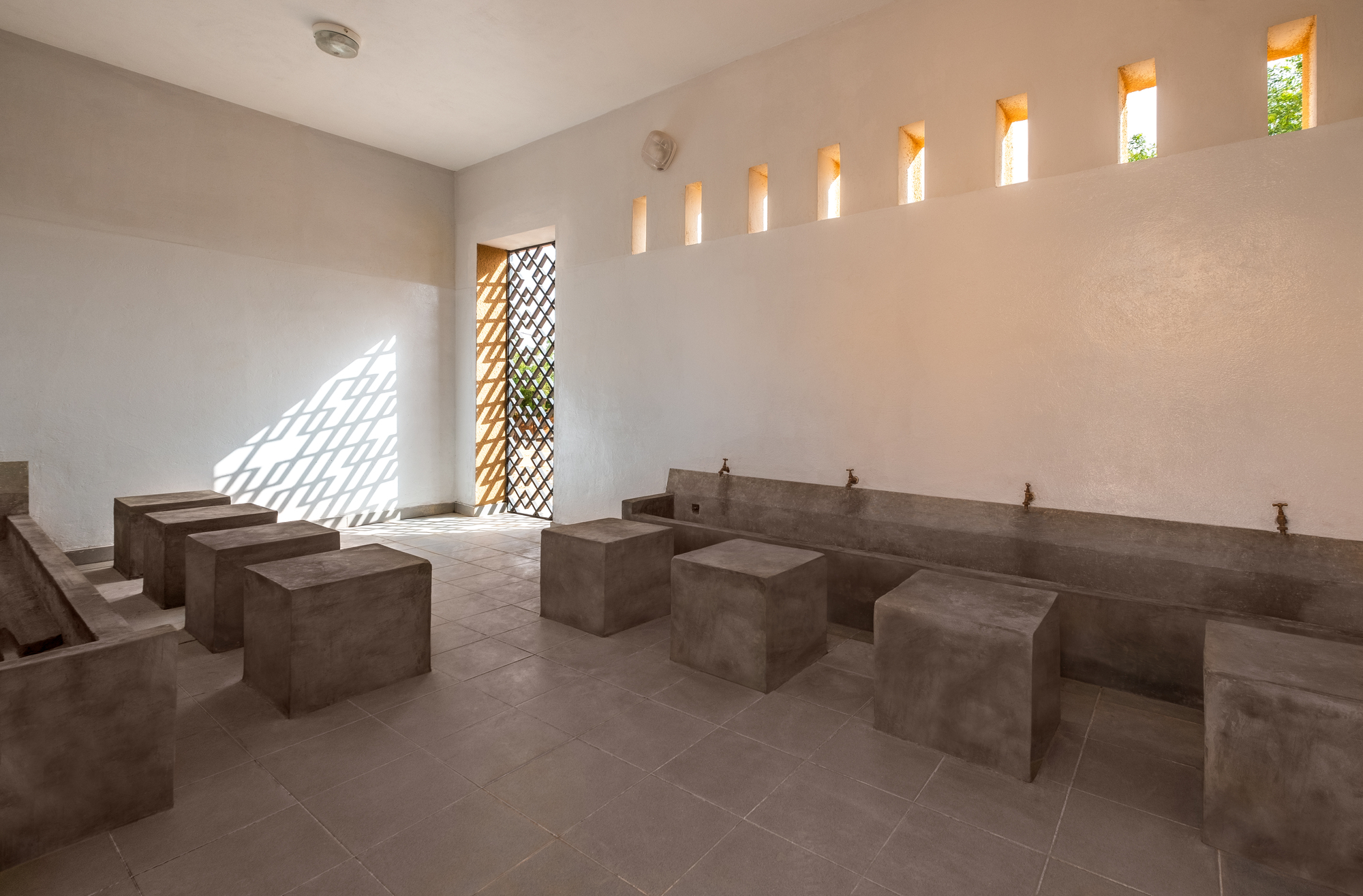 Galeria de HIKMA - Um Complexo Religioso e Laico / atelier masōmī ...