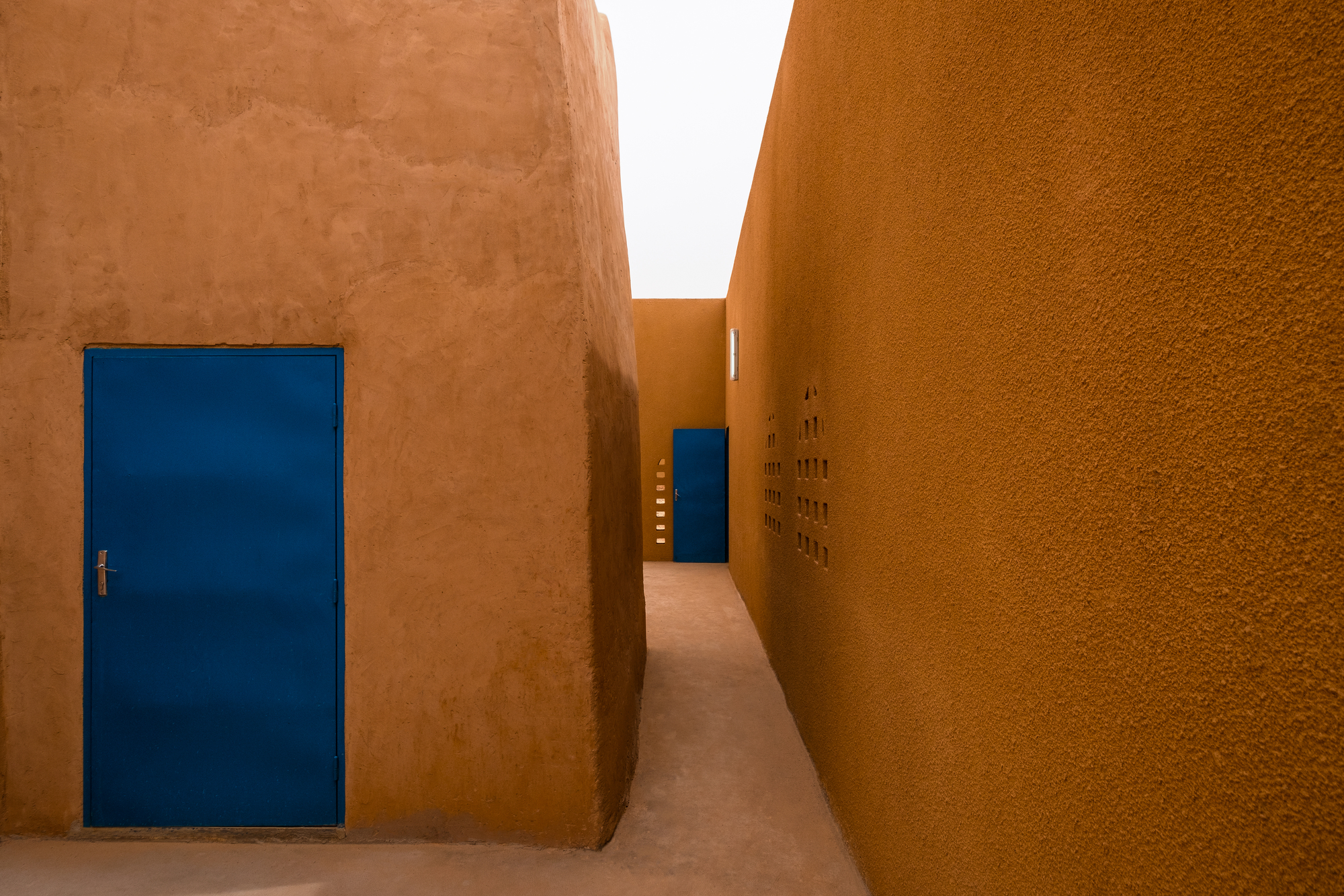 Galería de HIKMA - Un complejo religioso y secular / atelier masōmī ...