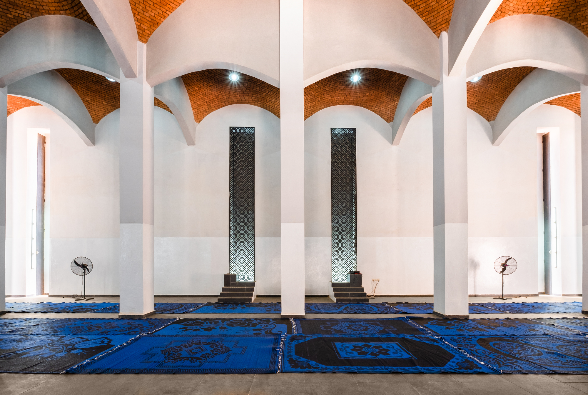 Galeria de HIKMA - Um Complexo Religioso e Laico / atelier masōmī ...