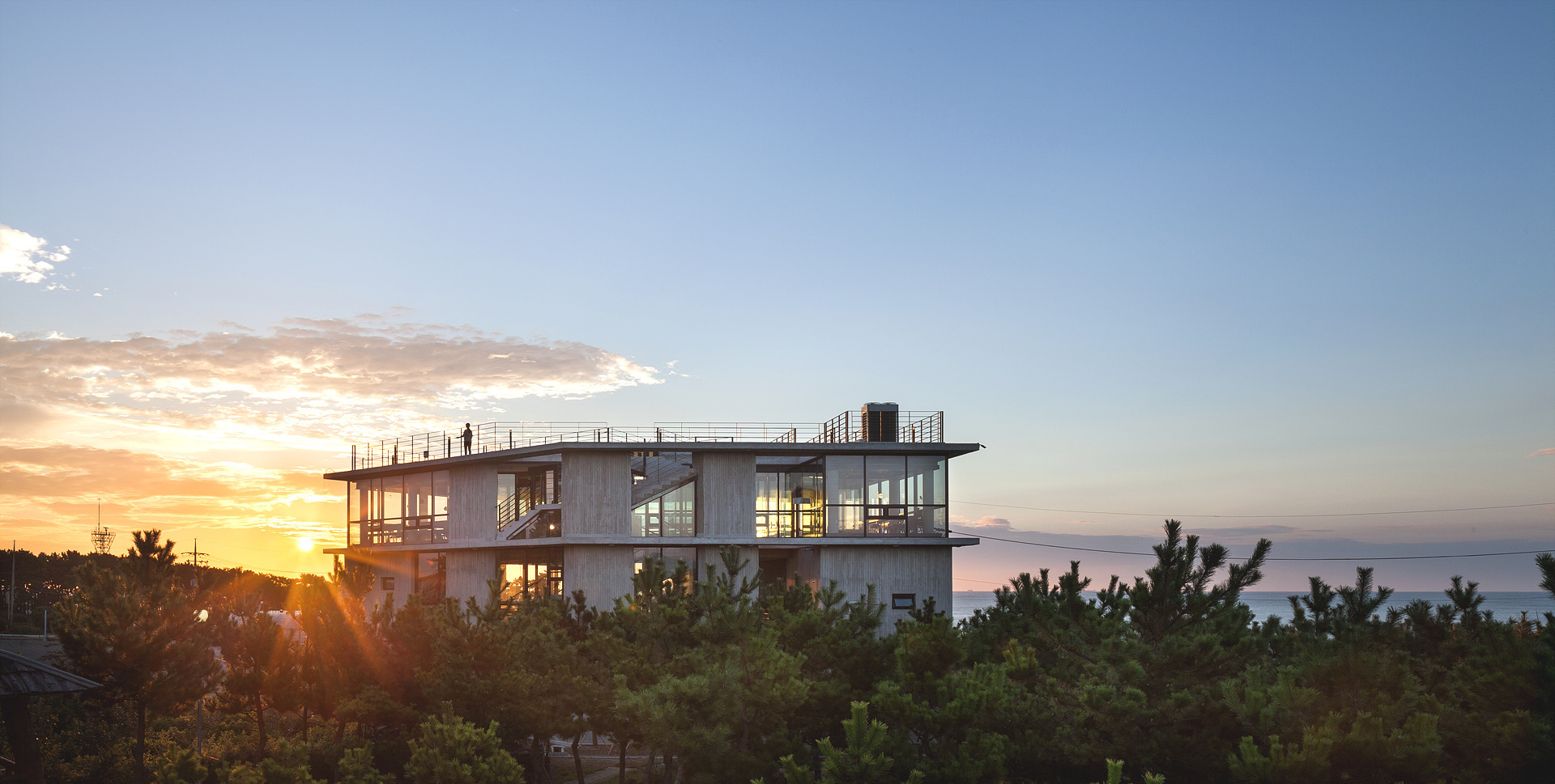 Gallery of Pentagon Commercial Building / On Architects Inc. - 9