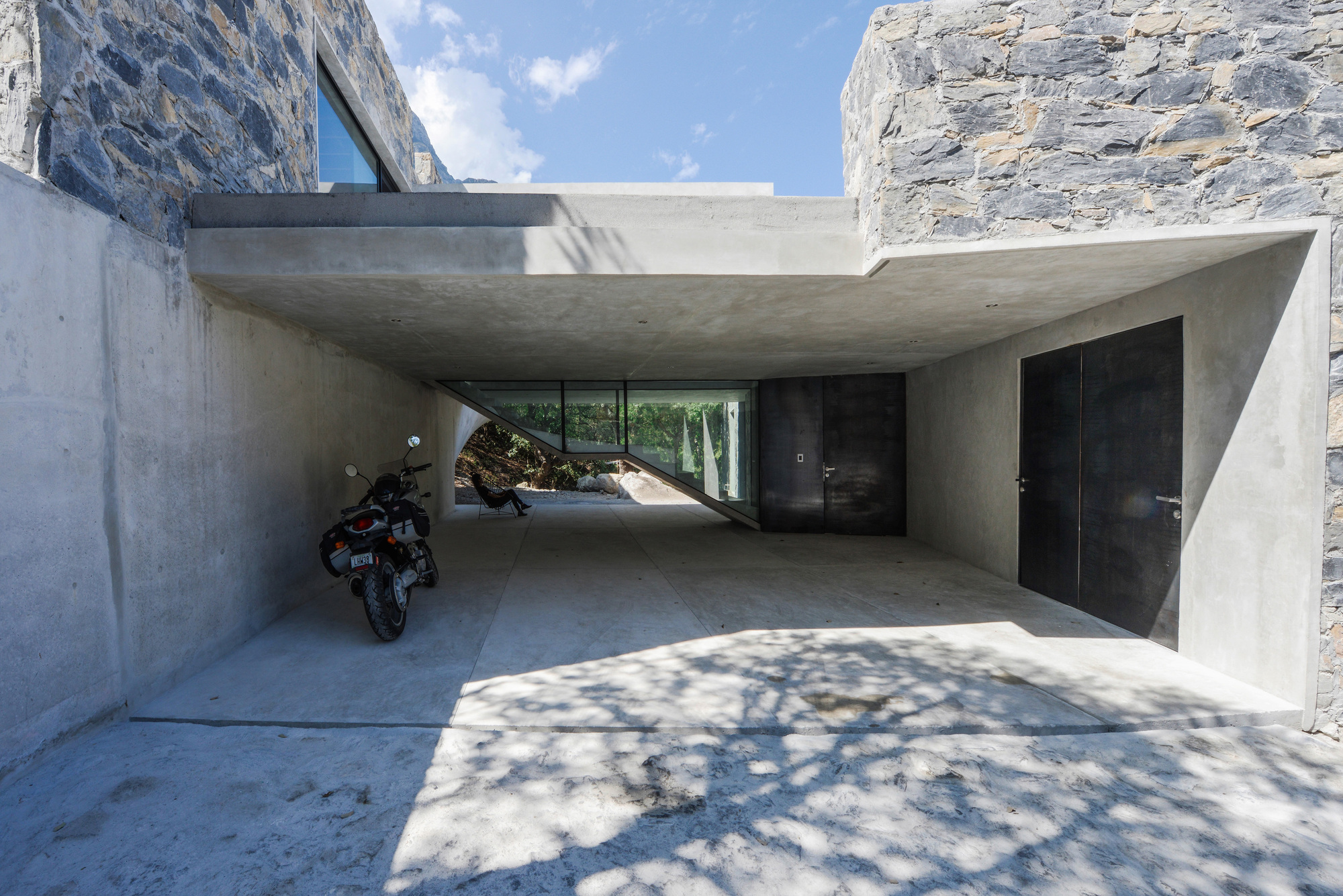 Gallery of Bedolla House / P+0 Architecture - 11