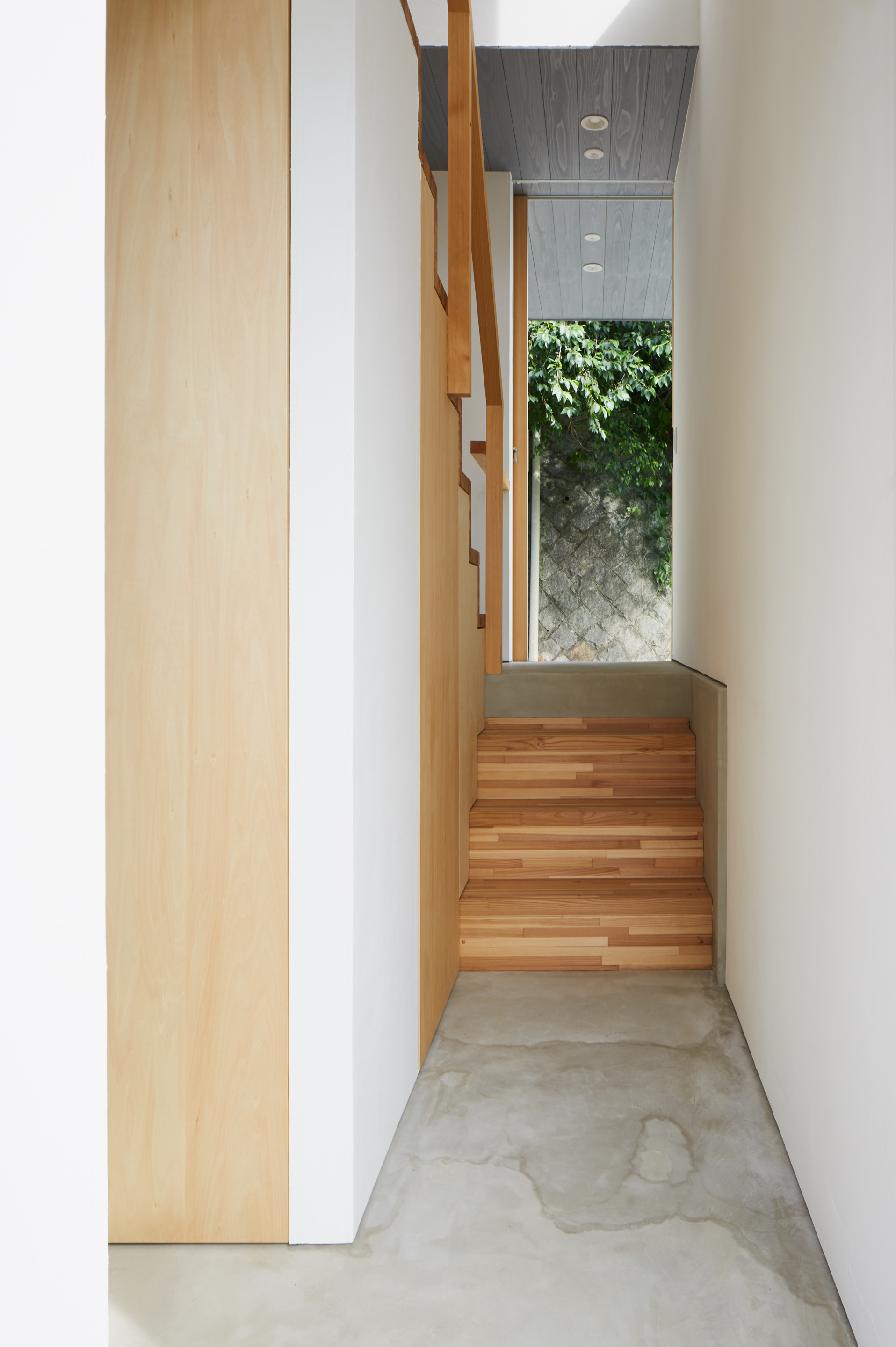 Gallery of Three Tiered Platforms House / ihrmk - 41