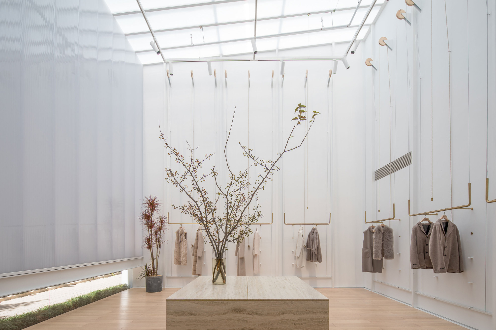 Gallery of EMME Store / LUKSTUDIO - 5