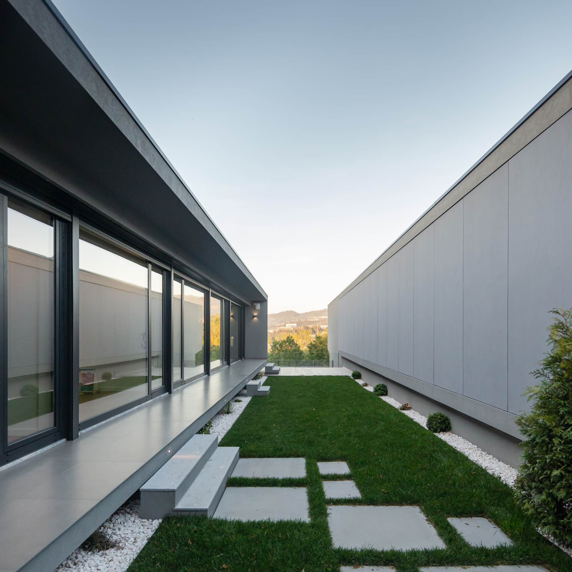 Gallery of Box XL Houses / Grupo Zegnea - 14