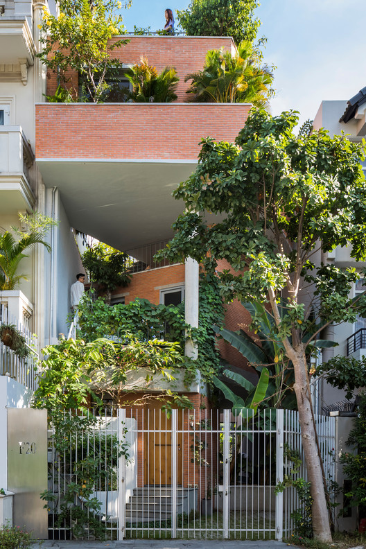Gallery of The 50 Best Houses of 2019 (So Far) - 35