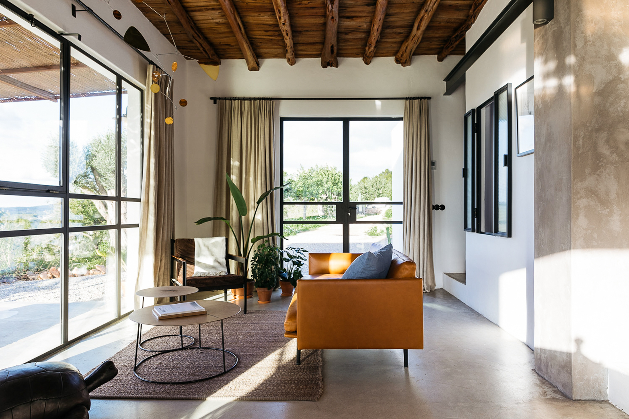 Gallery of The 50 Best Houses of 2019 (So Far) - 38