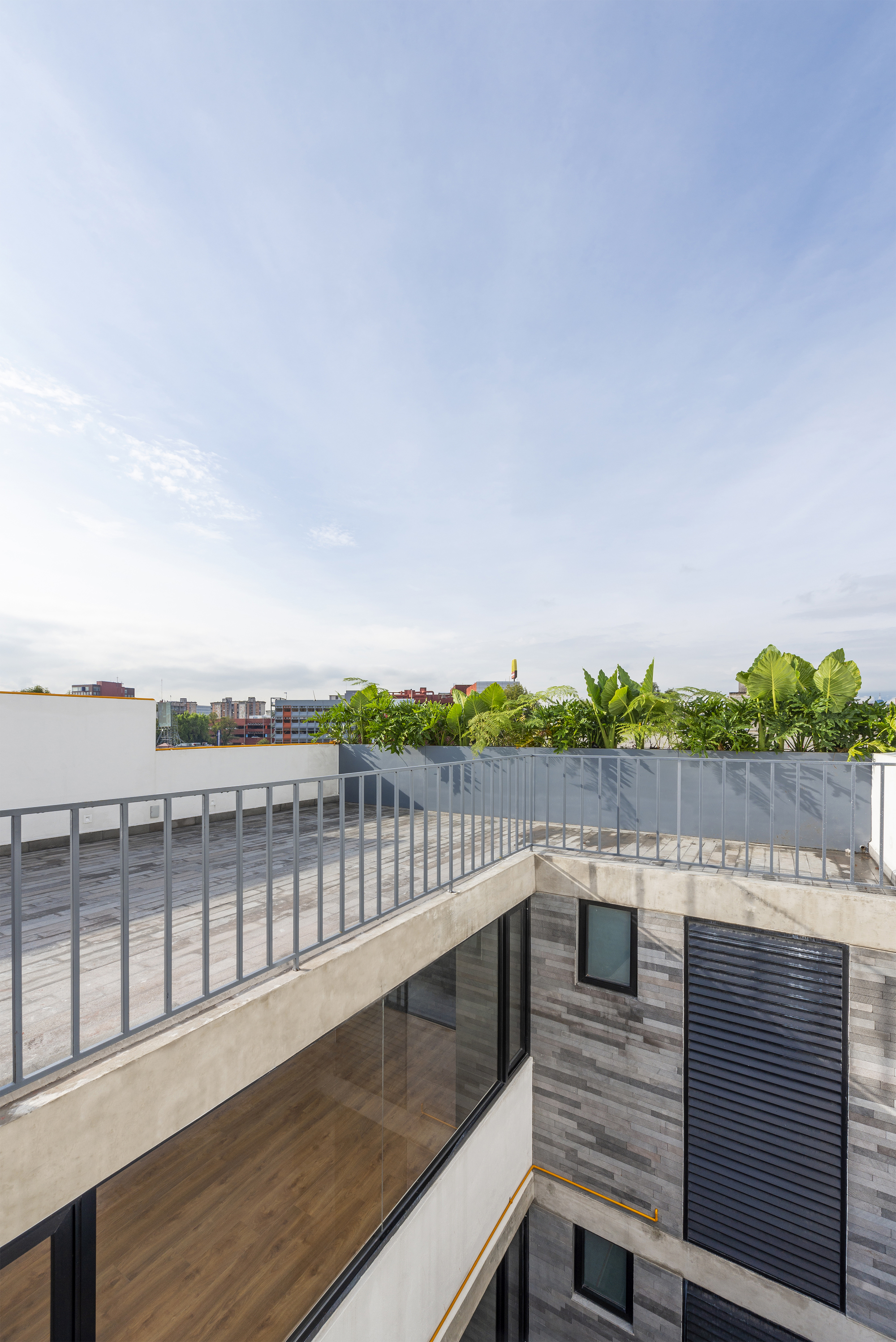 Galeria de Edifício Turin / C2D - 7