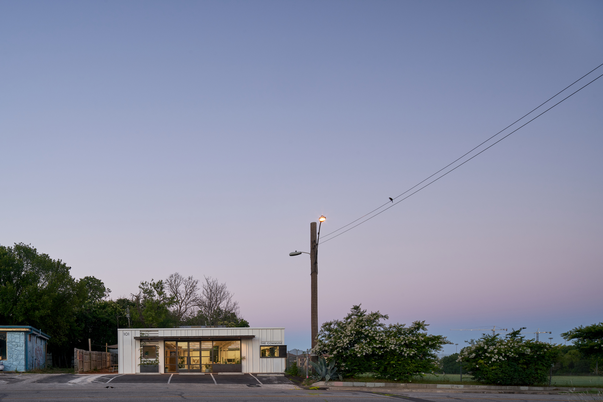 Gallery of The Commune Collaborative Workspace / Hunt Architecture - 26