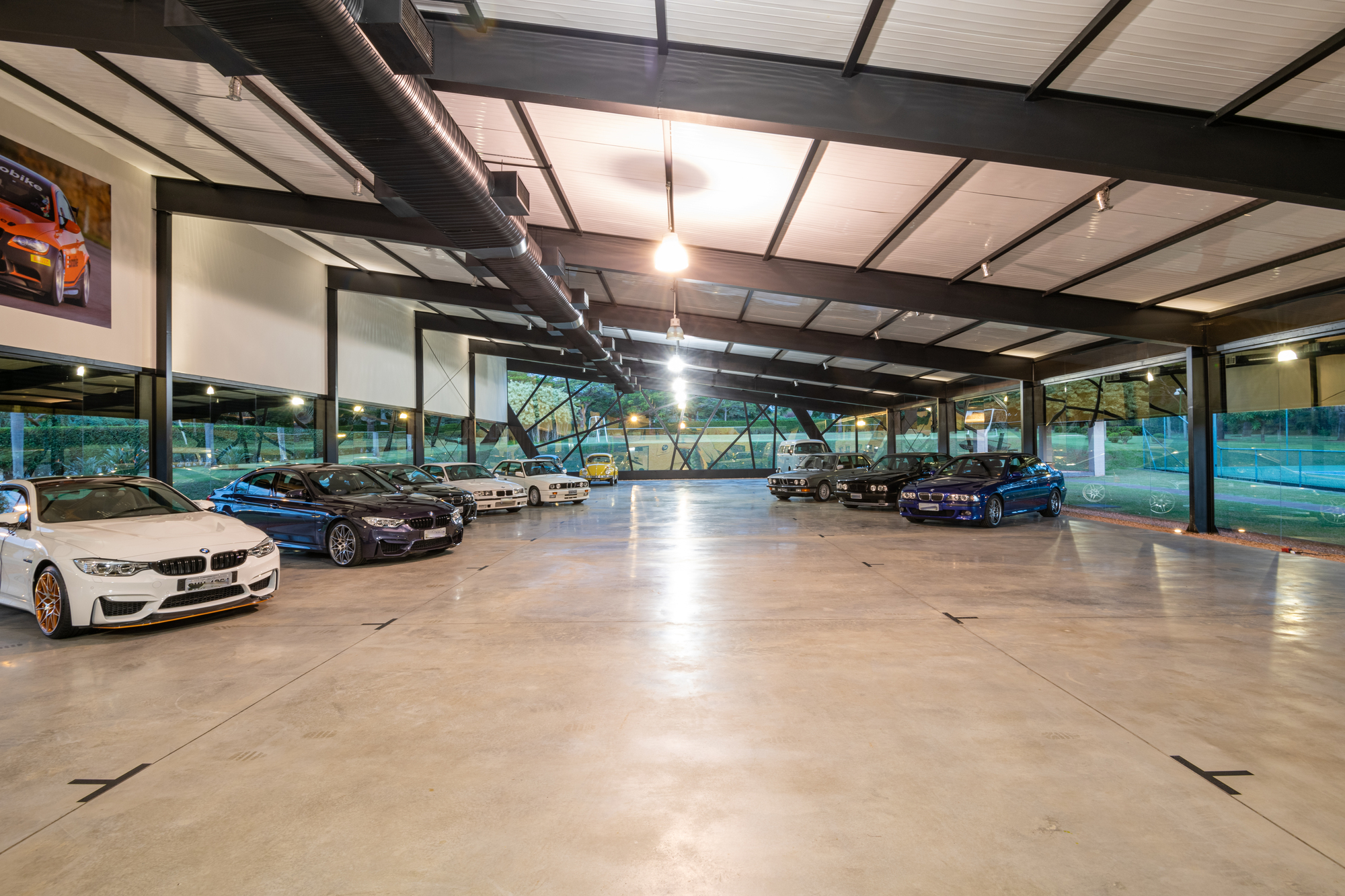 Gallery of Collector's Garage / HAUS Arquitetura e Incorporacao - 15