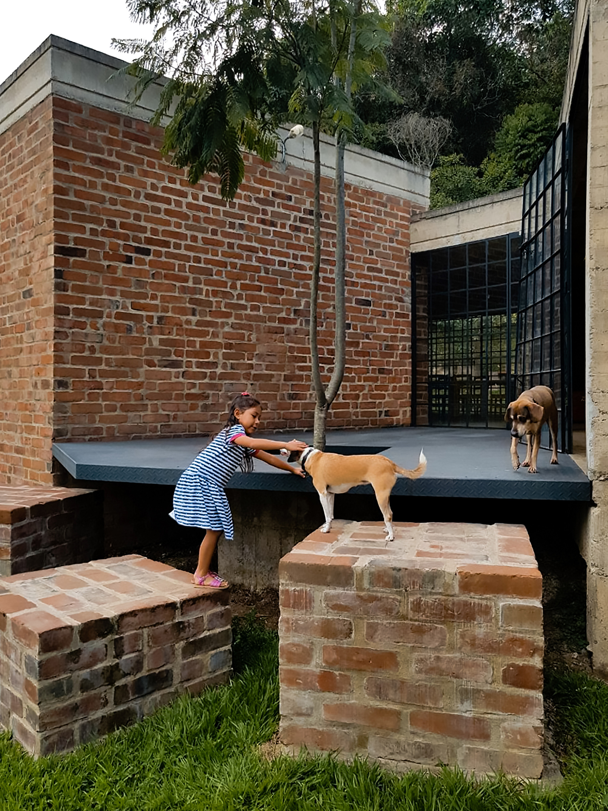 Gallery of 11 Colombian Houses That Feature Exposed Brick - 38