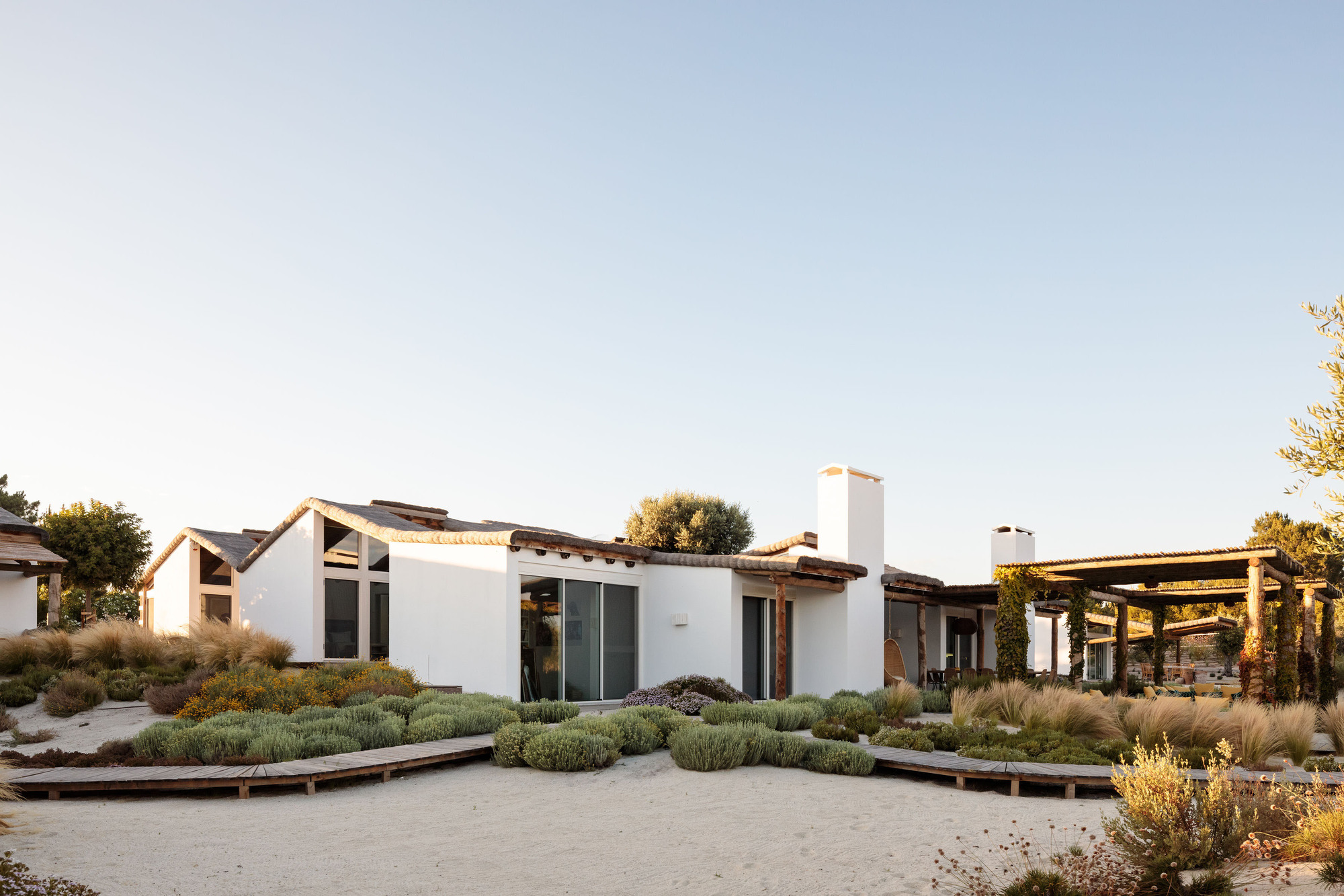 Gallery of Hopscotch House / Antonio Costa Lima Arquitectos - 13