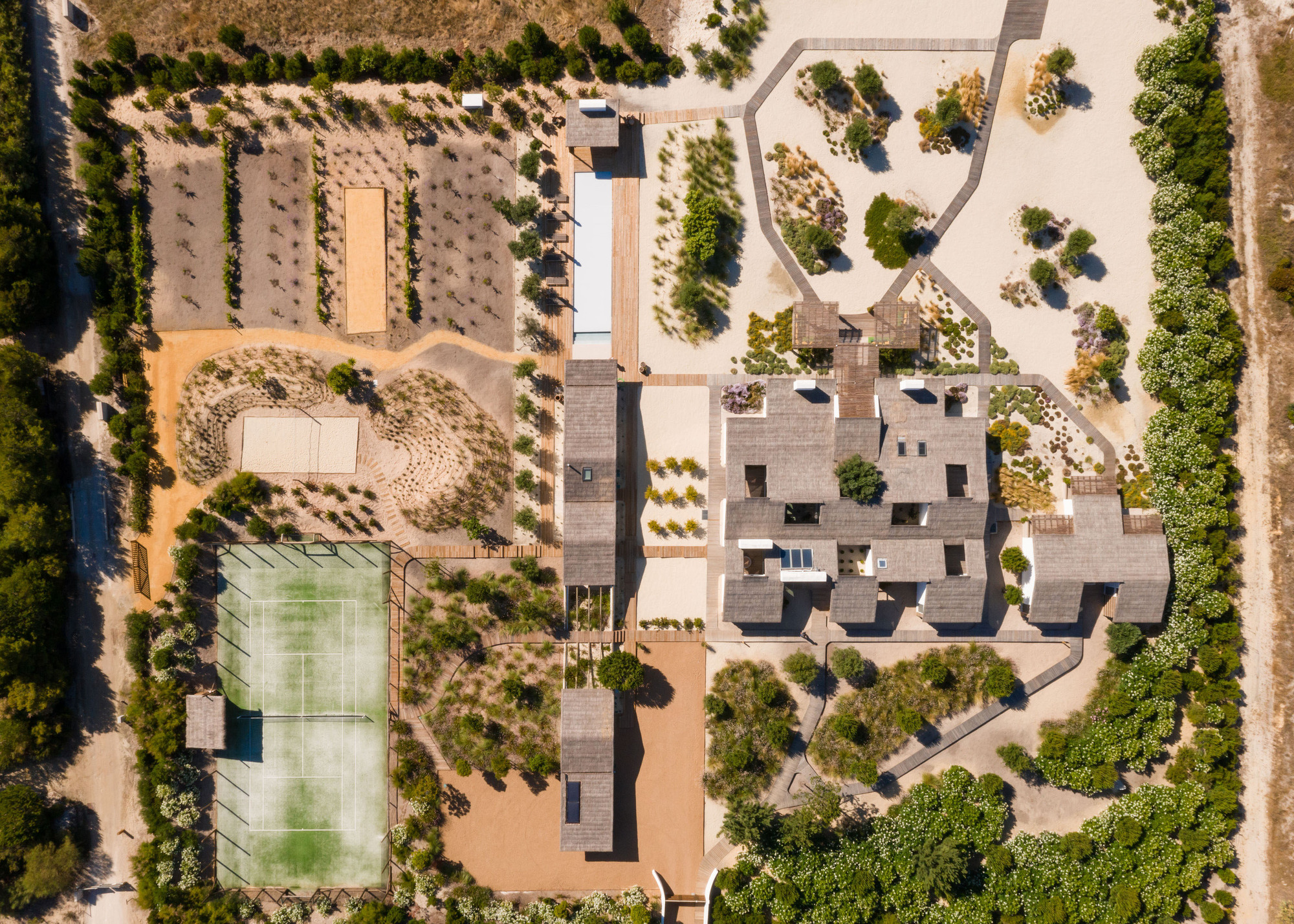 Gallery of Hopscotch House / Antonio Costa Lima Arquitectos - 12