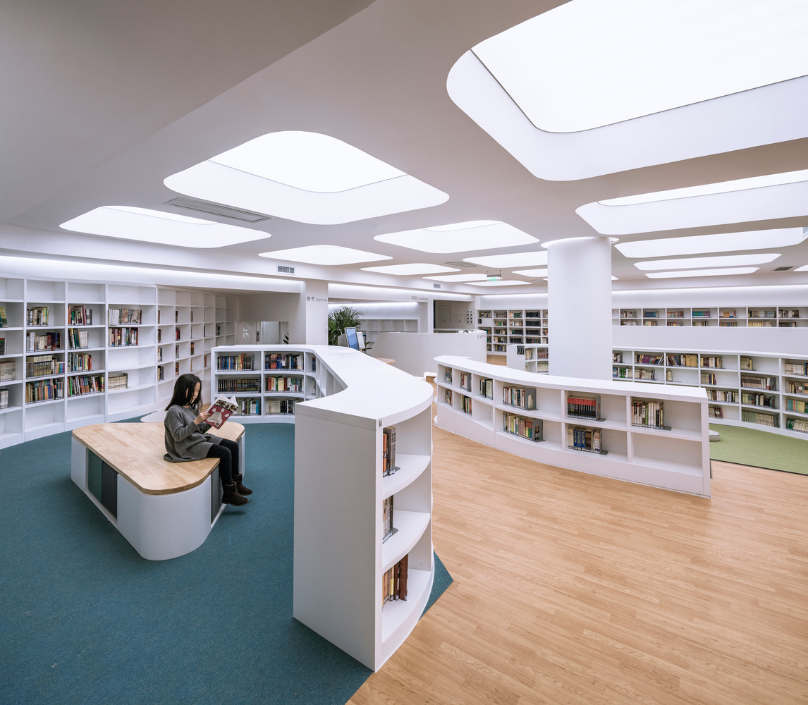 Gallery of Jingshan School Library Renovation / Hui-Yin Design ...