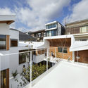 Loop Terrace House / Tomohiro Hata Architect and Associates | ArchDaily