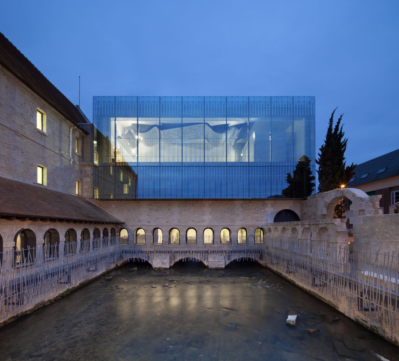 Gallery of 6 Historical Buildings Topped by Contemporary Glass ...