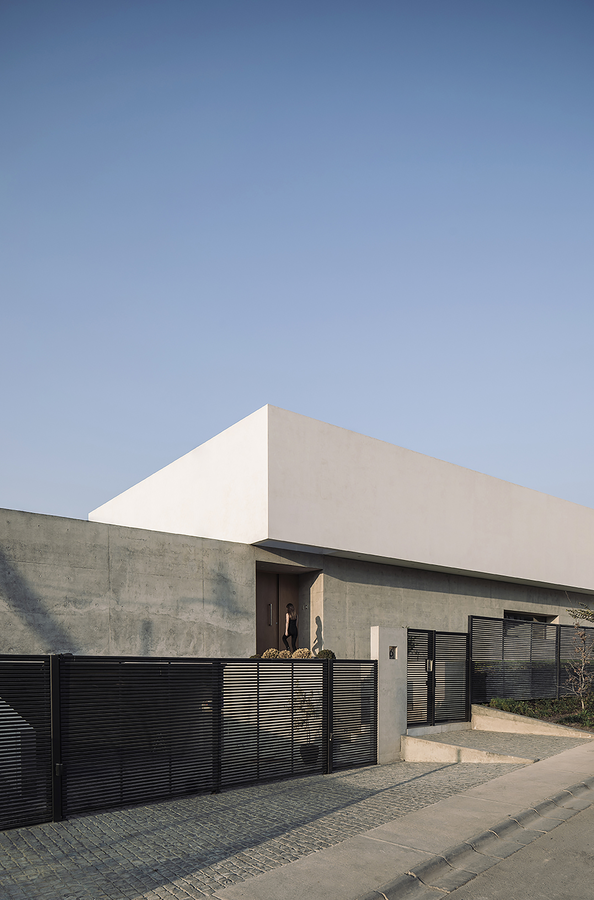 Gallery of LC House / Cristián Romero Valente - 11