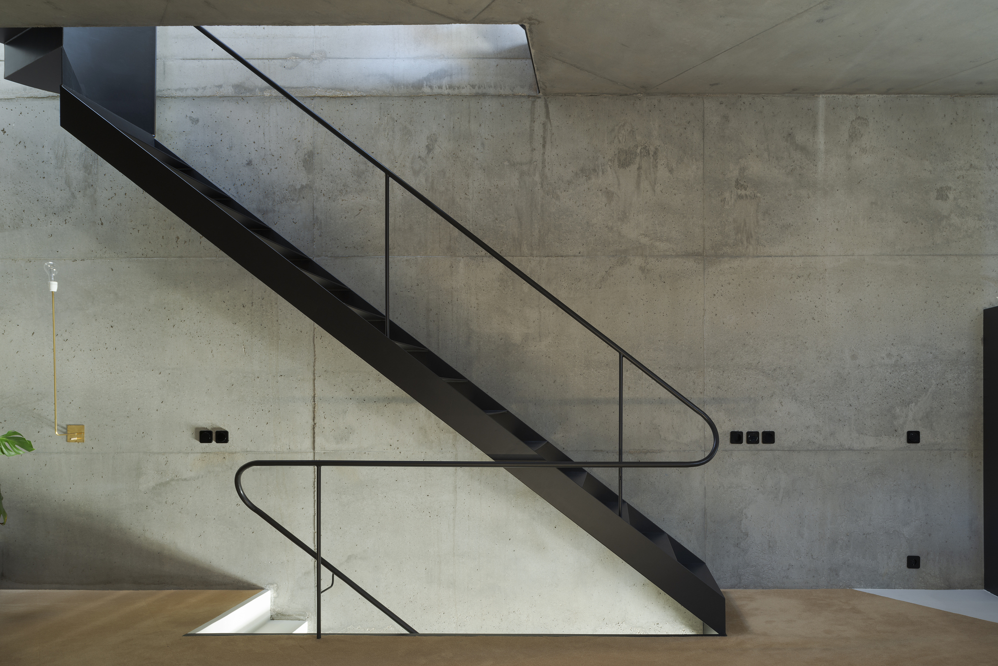 Gallery of Triangular House / STUDIO_LPP - 11