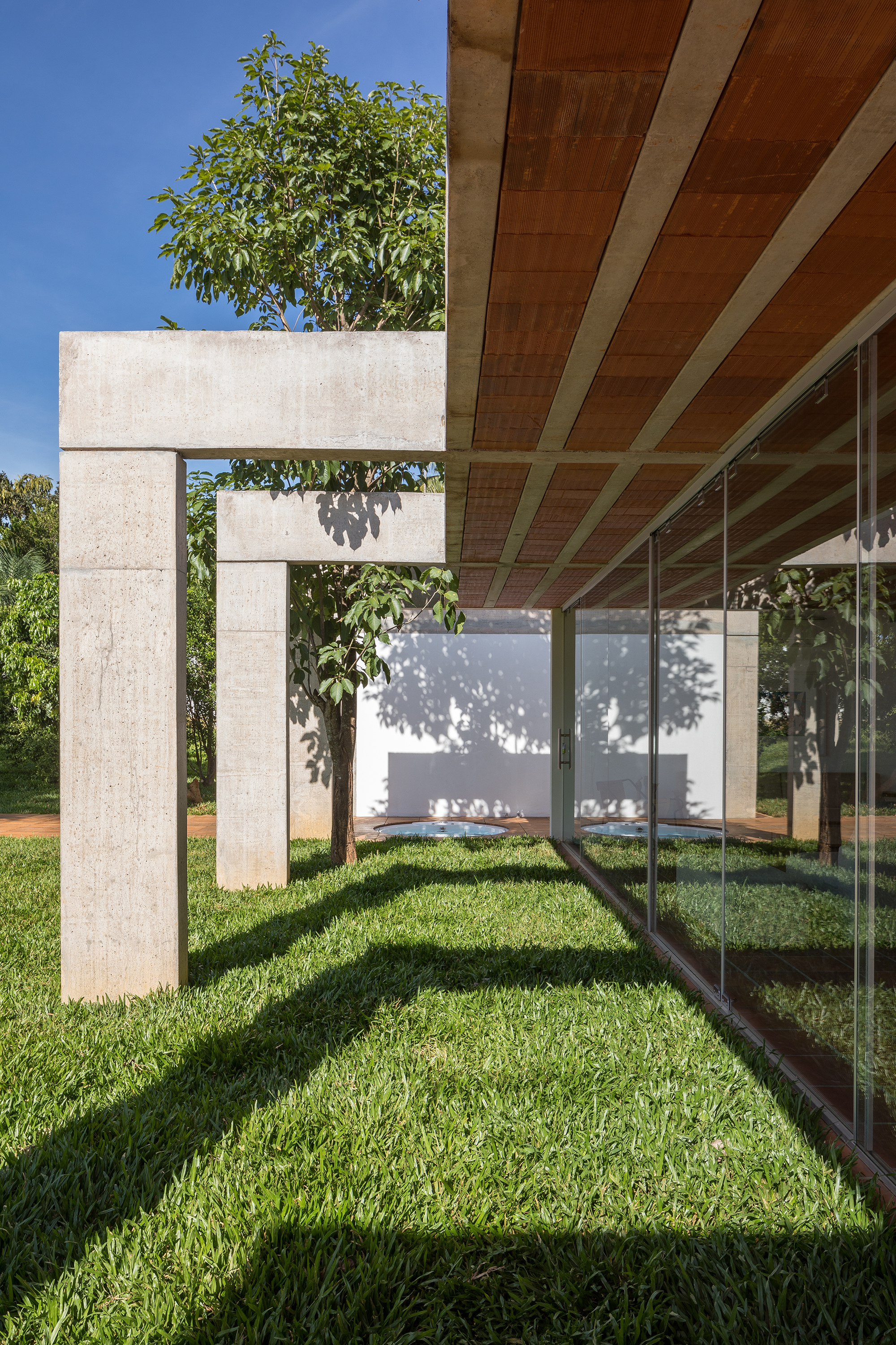 Galeria de Casa dos Pórticos / BLOCO Arquitetos - 9