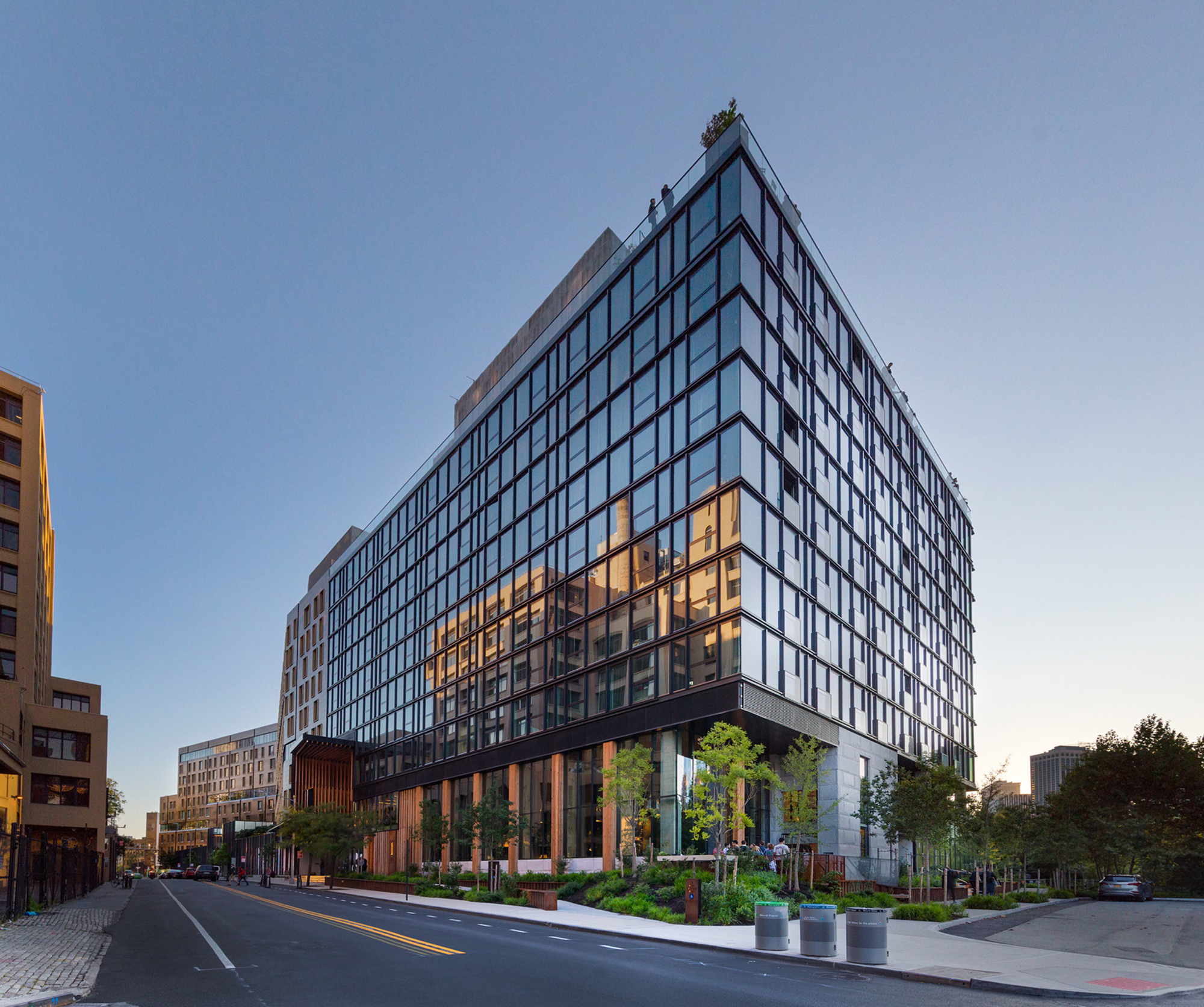 Galería de Pierhouse y 1 Hotel Brooklyn Bridge / Marvel Architects - 18
