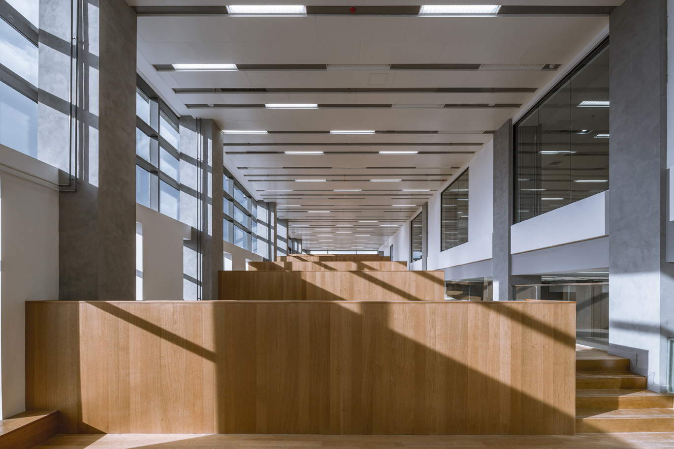 Gallery of Tsinghua University's Law Faculty Library / KOKAISTUDIOS - 16
