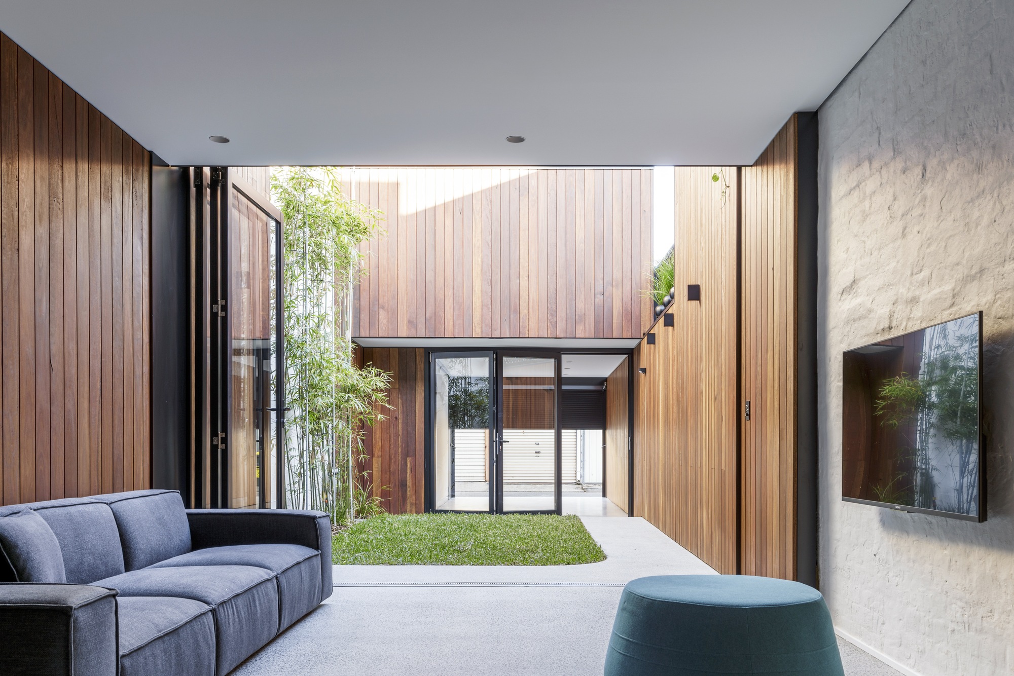 Gallery of Alexandria House 5 / Pivot - 4