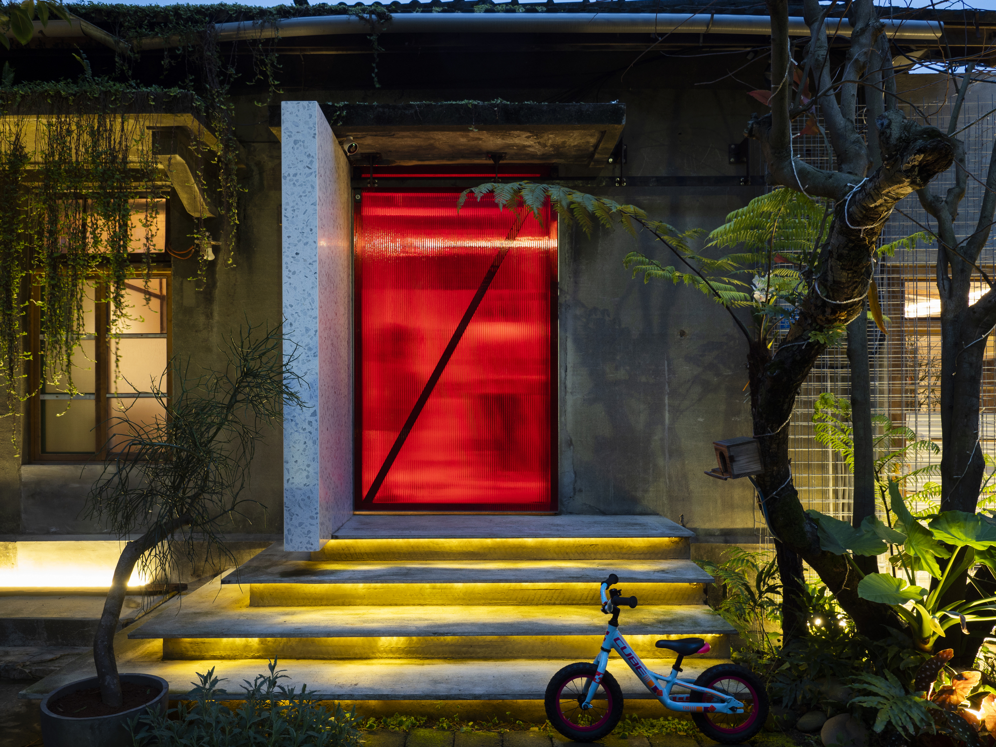 Gallery of Living Lab House / JC Architecture - 31