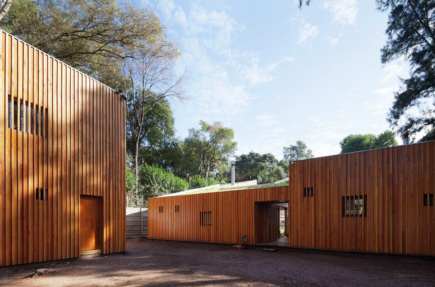 Galería de ¿Cómo se utiliza la madera en la arquitectura argentina? - 12