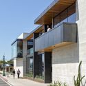 C3 Bank Headquarters / Brett Farrow Architect | ArchDaily
