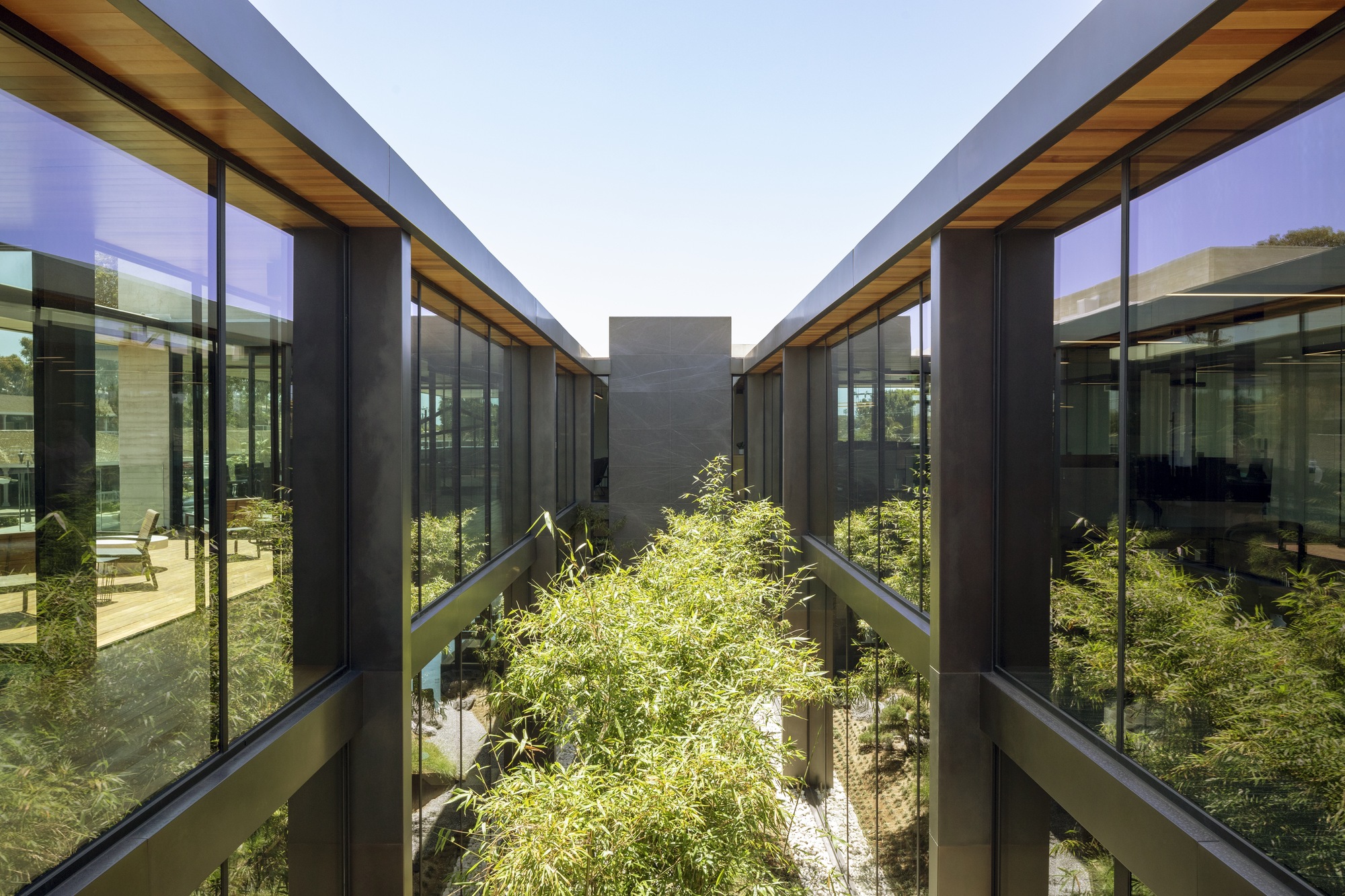 Gallery of C3 Bank Headquarters / Brett Farrow Architect - 4