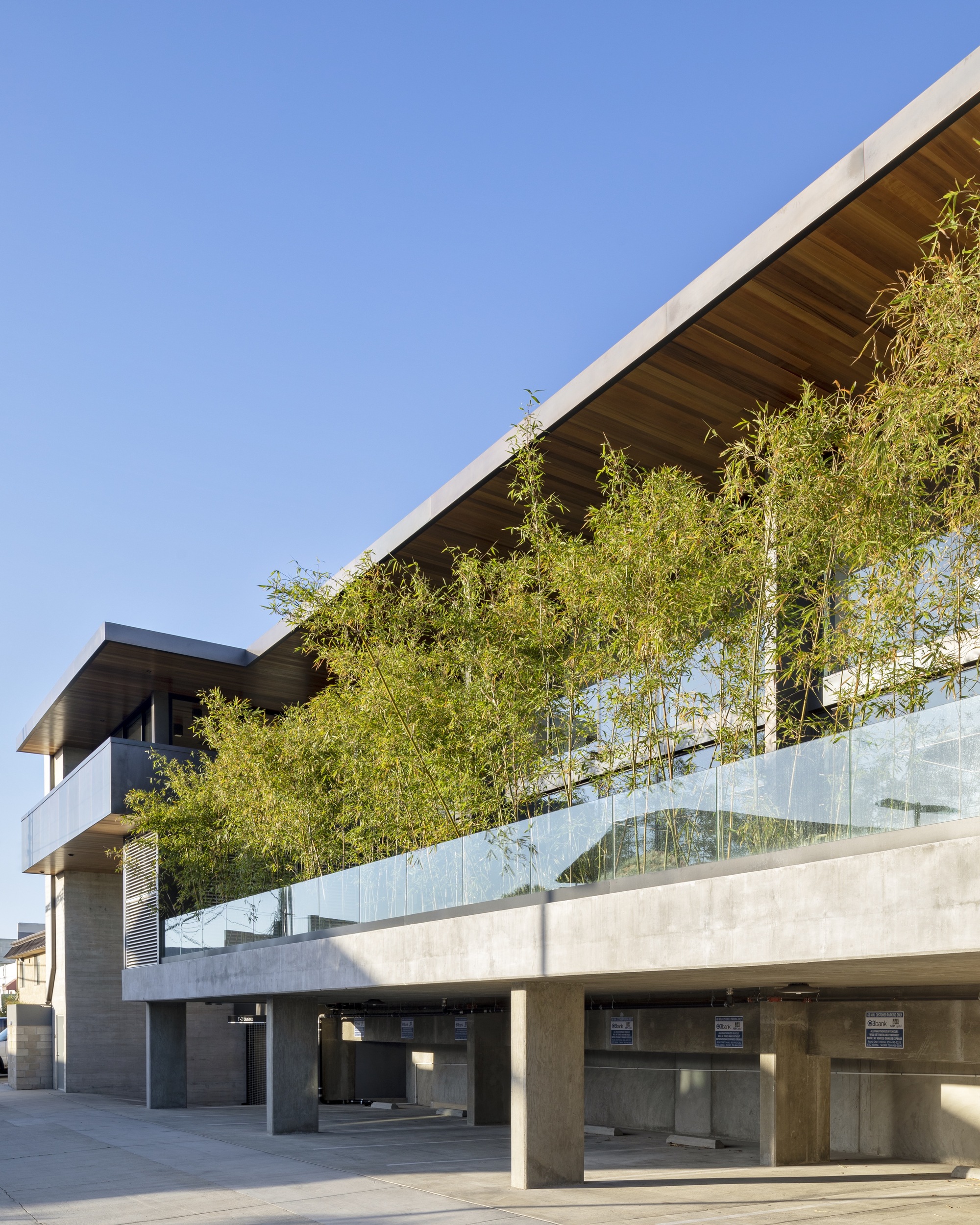 Gallery of C3 Bank Headquarters / Brett Farrow Architect - 10