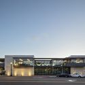 C3 Bank Headquarters / Brett Farrow Architect | ArchDaily