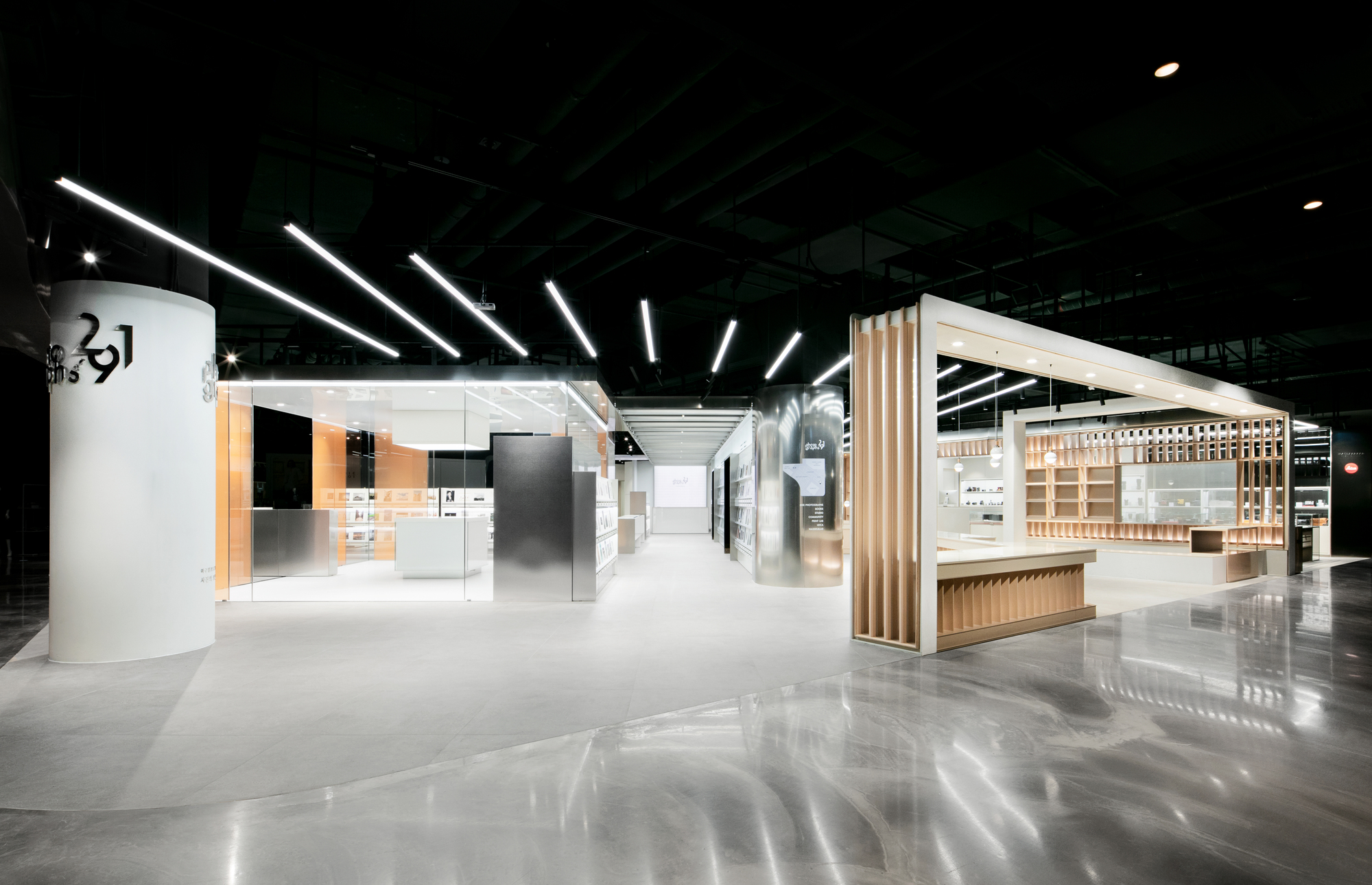 Gallery of 291 Photographs’ Store / LABOTORY - 6