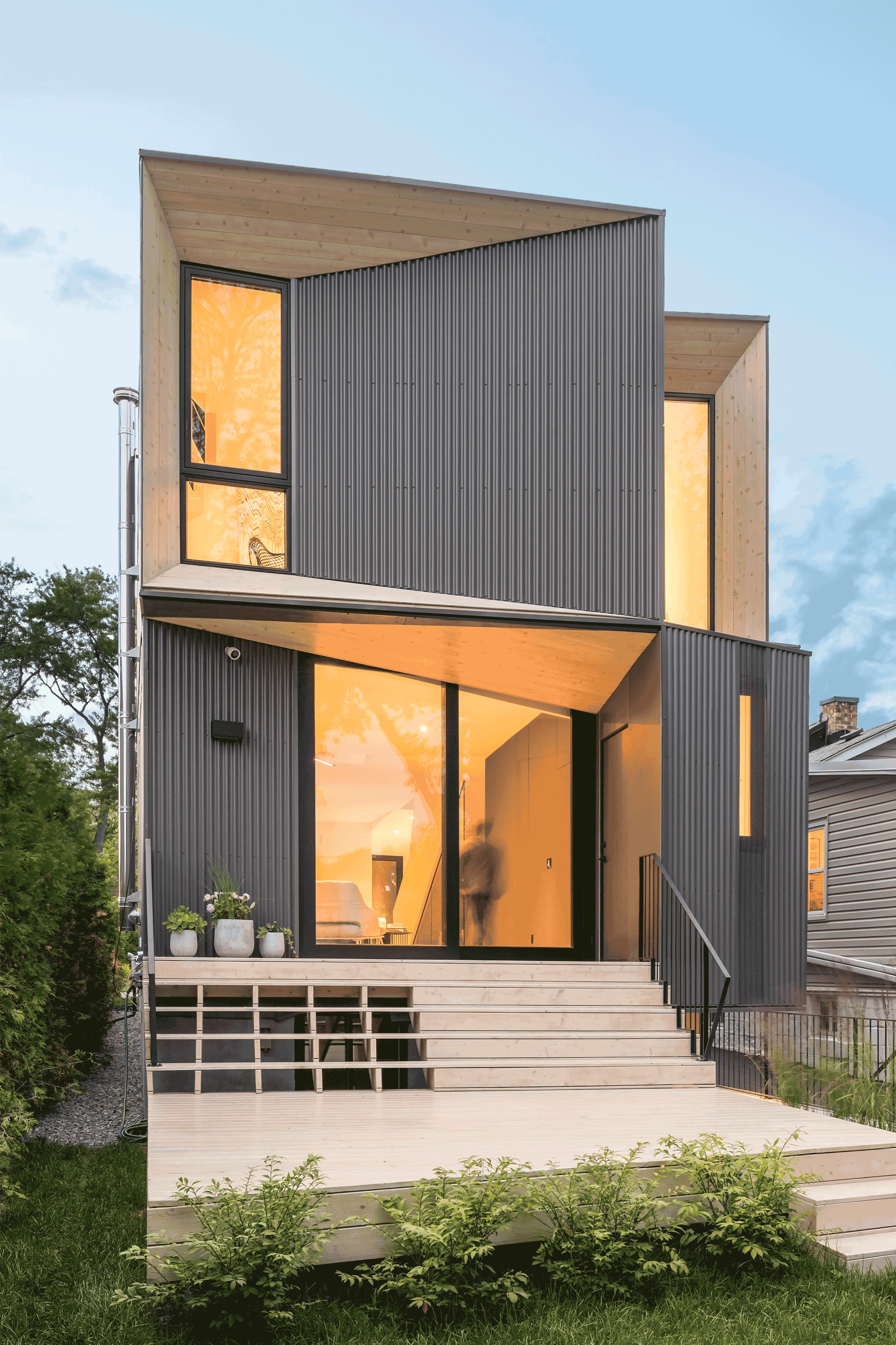 Gallery of Tesseract House / Phaedrus Studio - 16