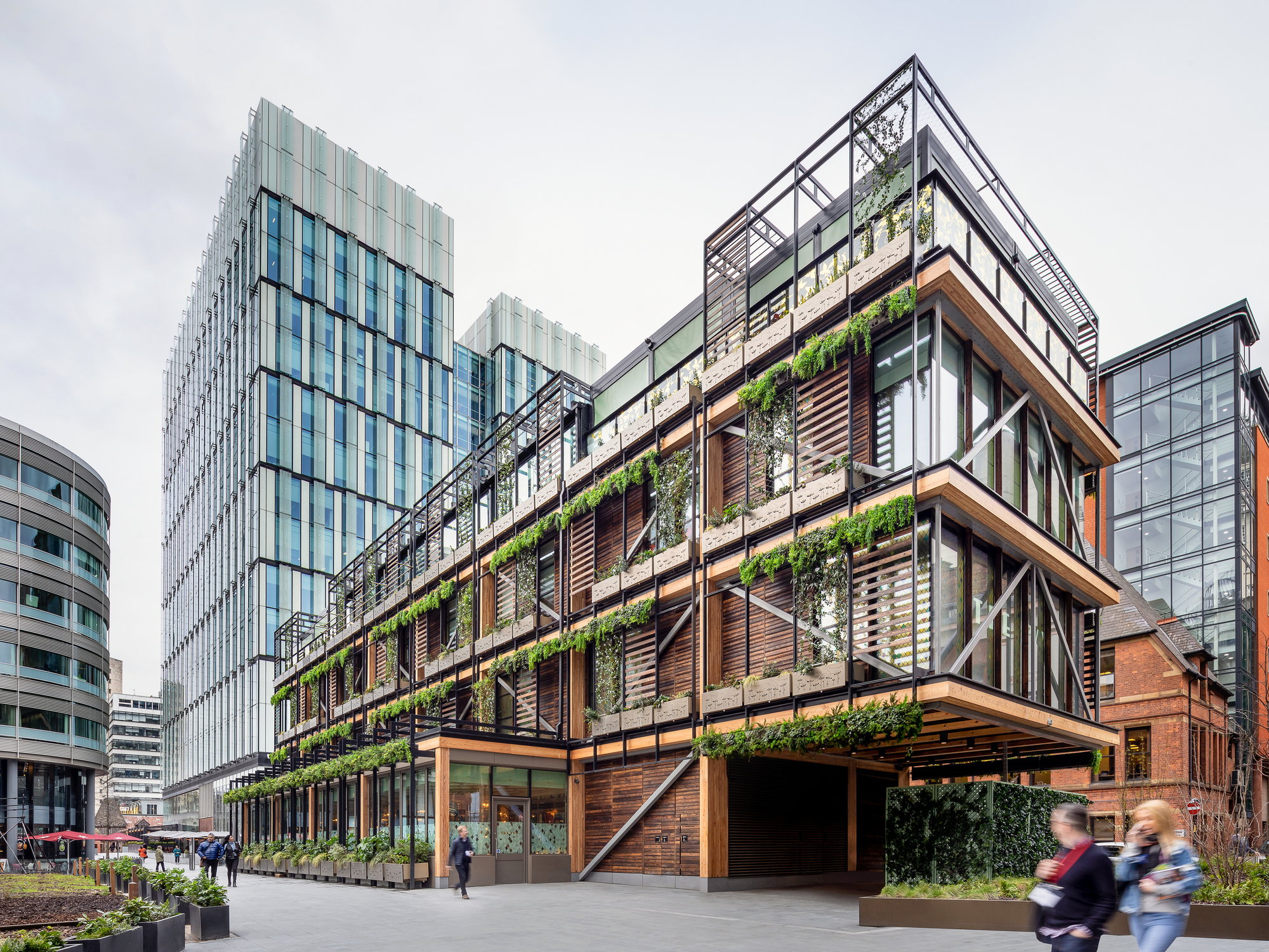 Gallery of Hardman Square Pavilion / Sheppard Robson - 6