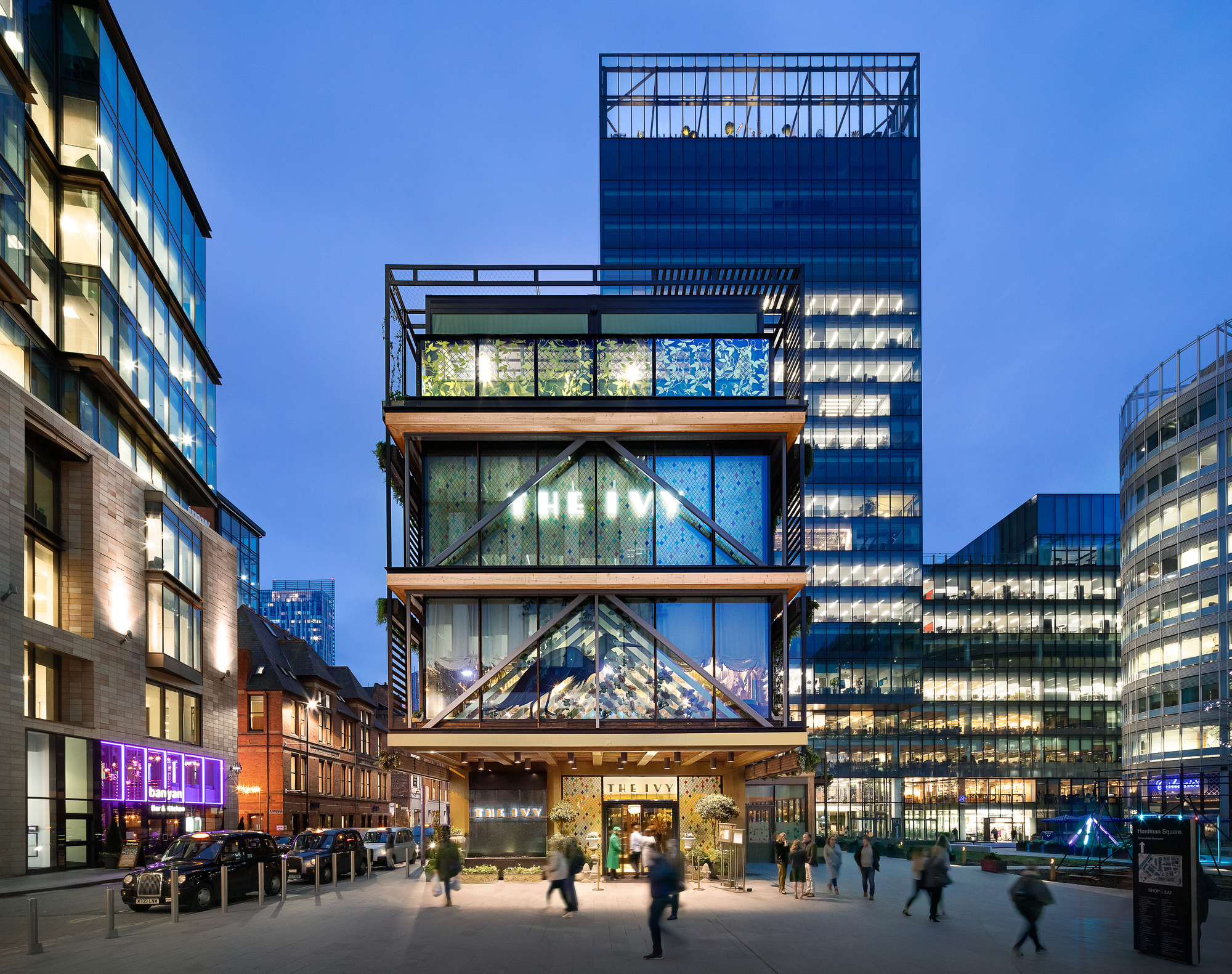 Gallery of Hardman Square Pavilion / Sheppard Robson - 16