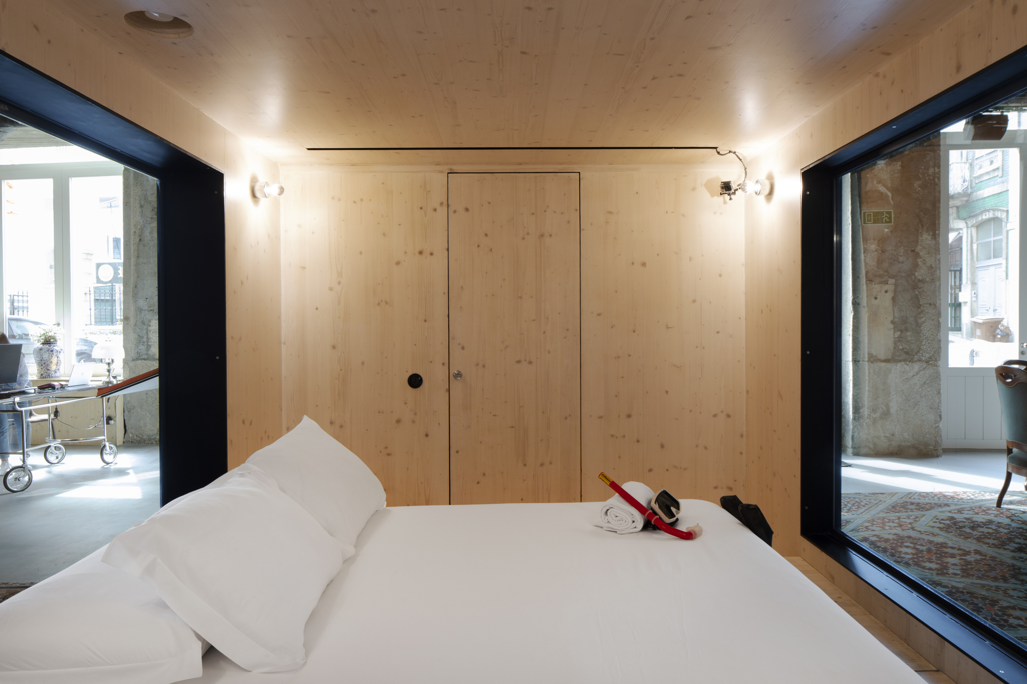 Gallery of ZERO Box Lodge / Gonçalo Queirós Carvalho Architecto - 9