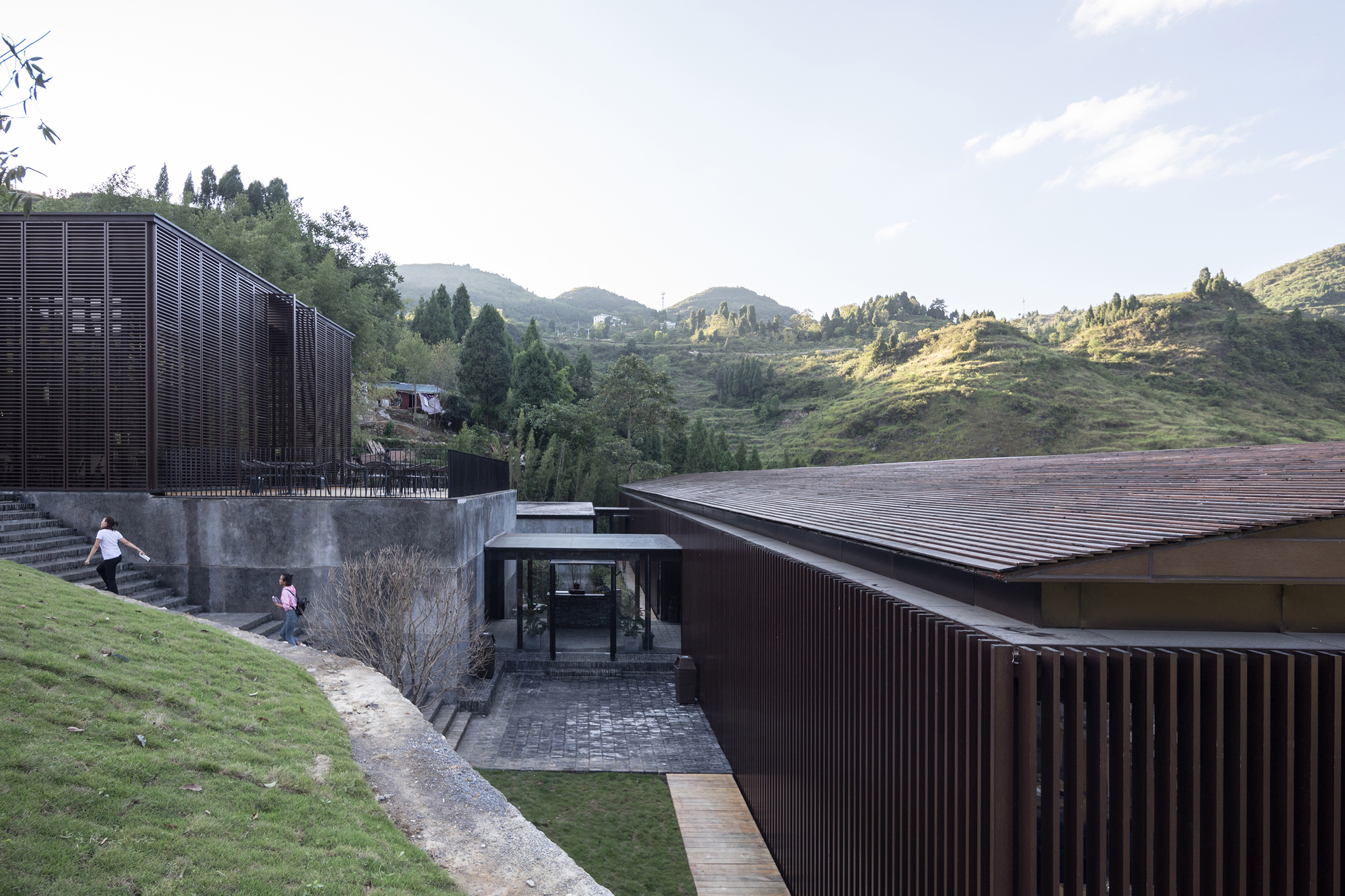 Gallery of Mountain Restaurant & Bar / ZJJZ - 1